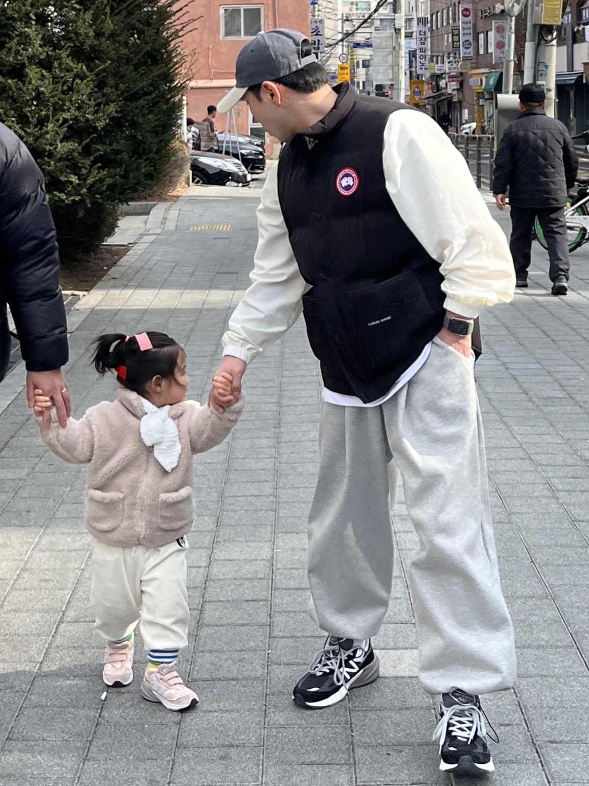 실물이 진짜 맛있는 v6 냠냠 | KREAM