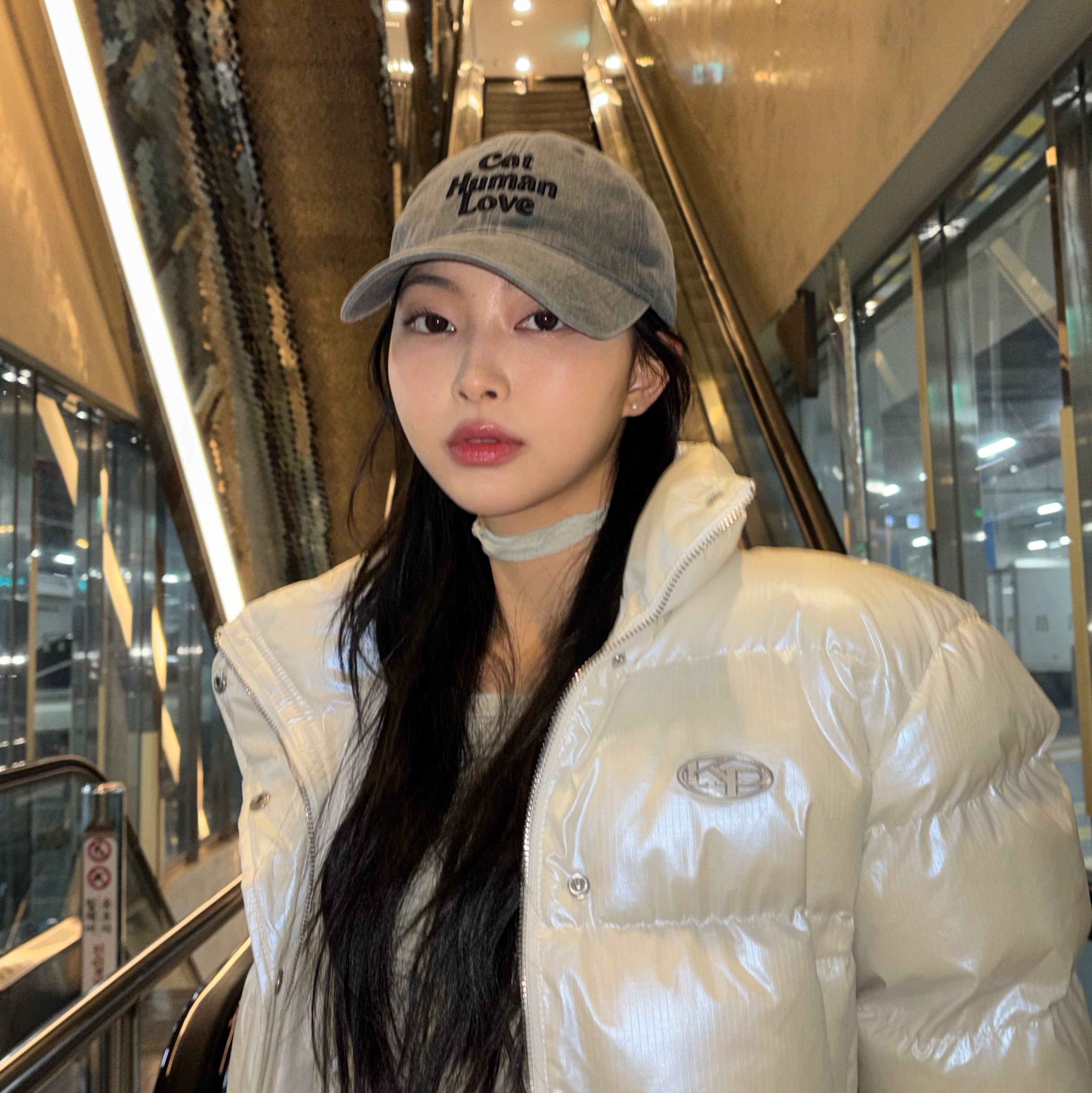 올 화이트🤍🫧 | KREAM