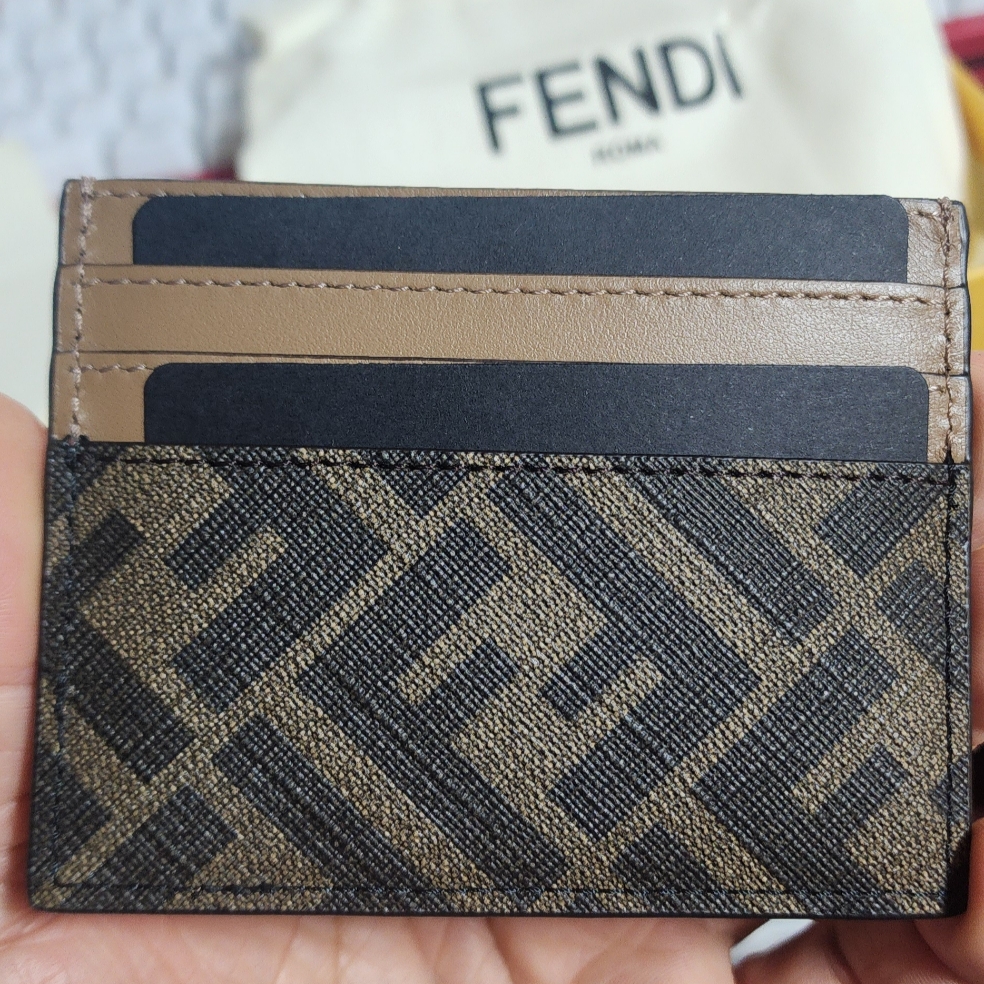 halamgil (@bcvgdxzk) 님의 게시물 | KREAM