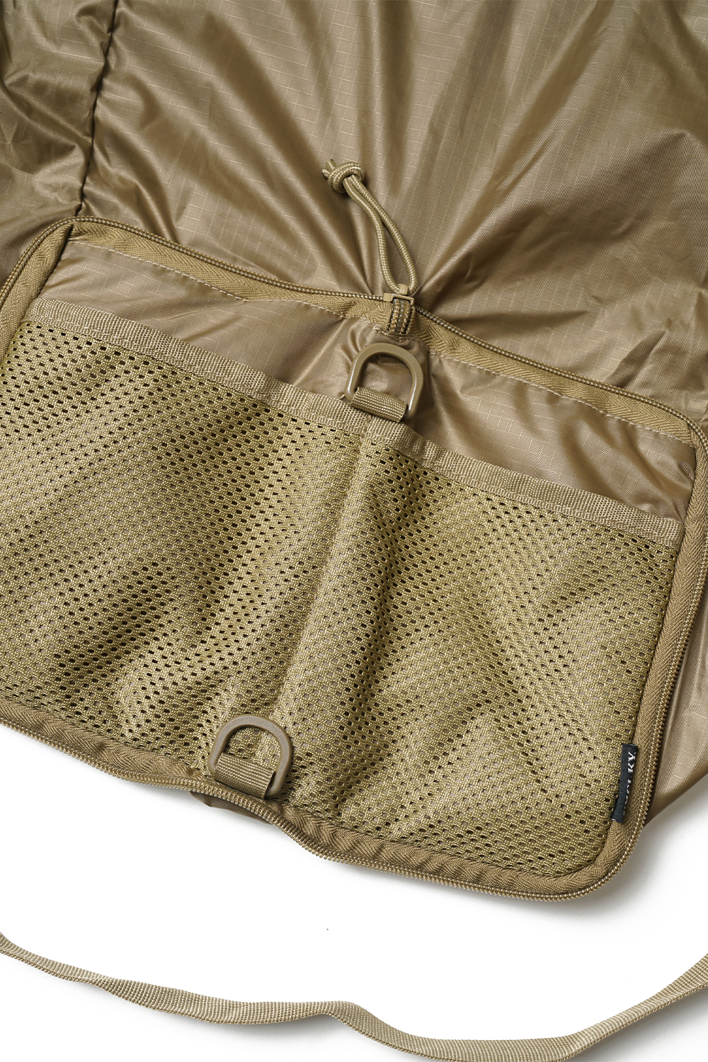 와이엠씨엘 케이와이 팩커블 2웨이 숄더 백 코요테 | YMCL KY | KREAM