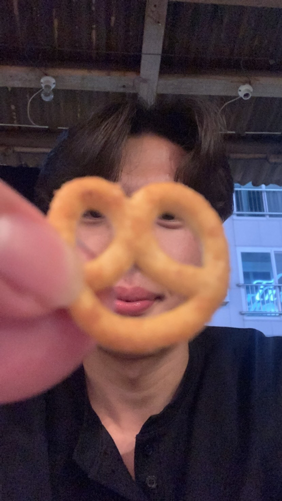 쇼쇼쇽 (@_jin_xcc) 님의 게시물 | KREAM