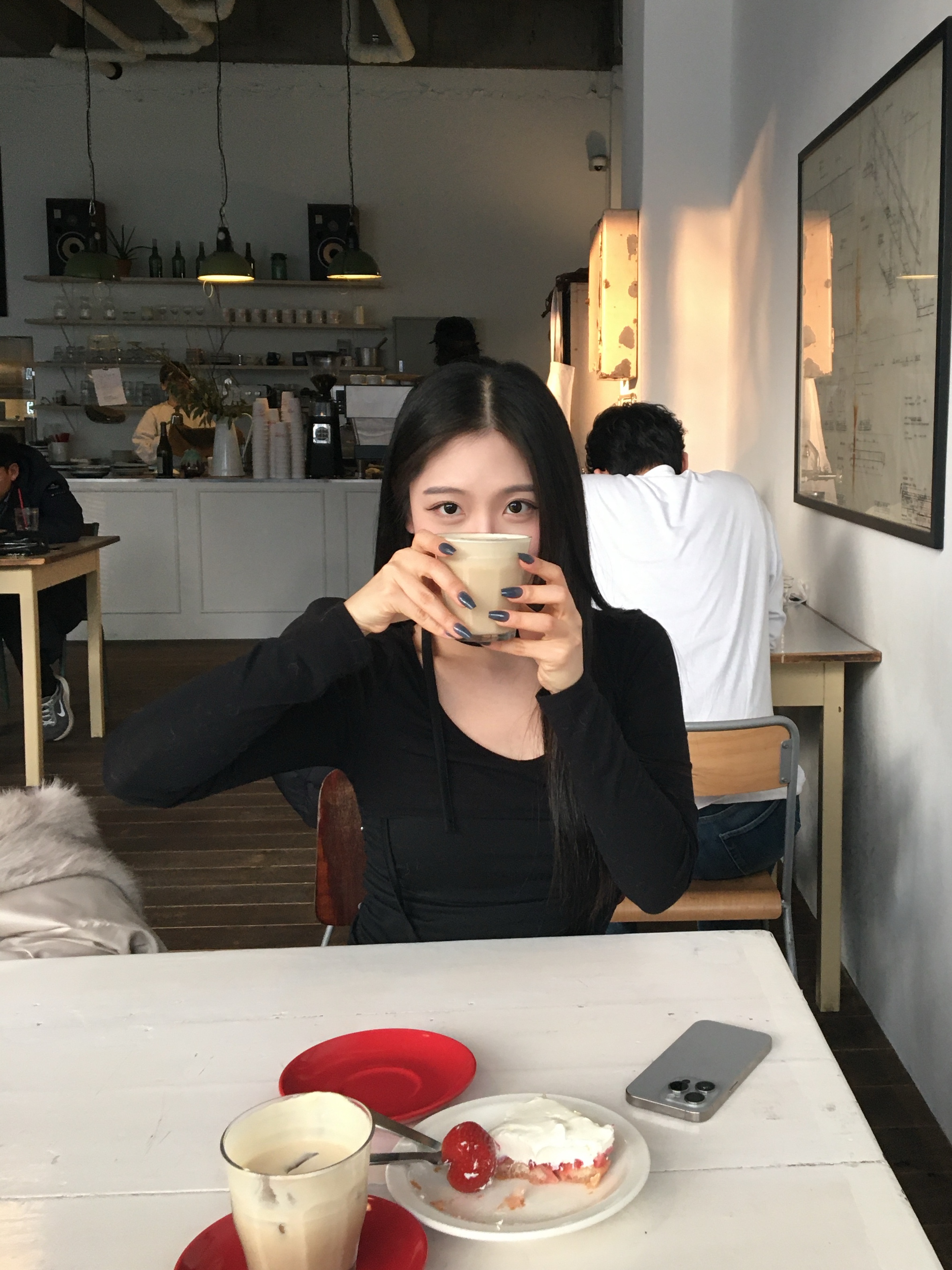 (@owlhuii) 님의 게시물 | KREAM