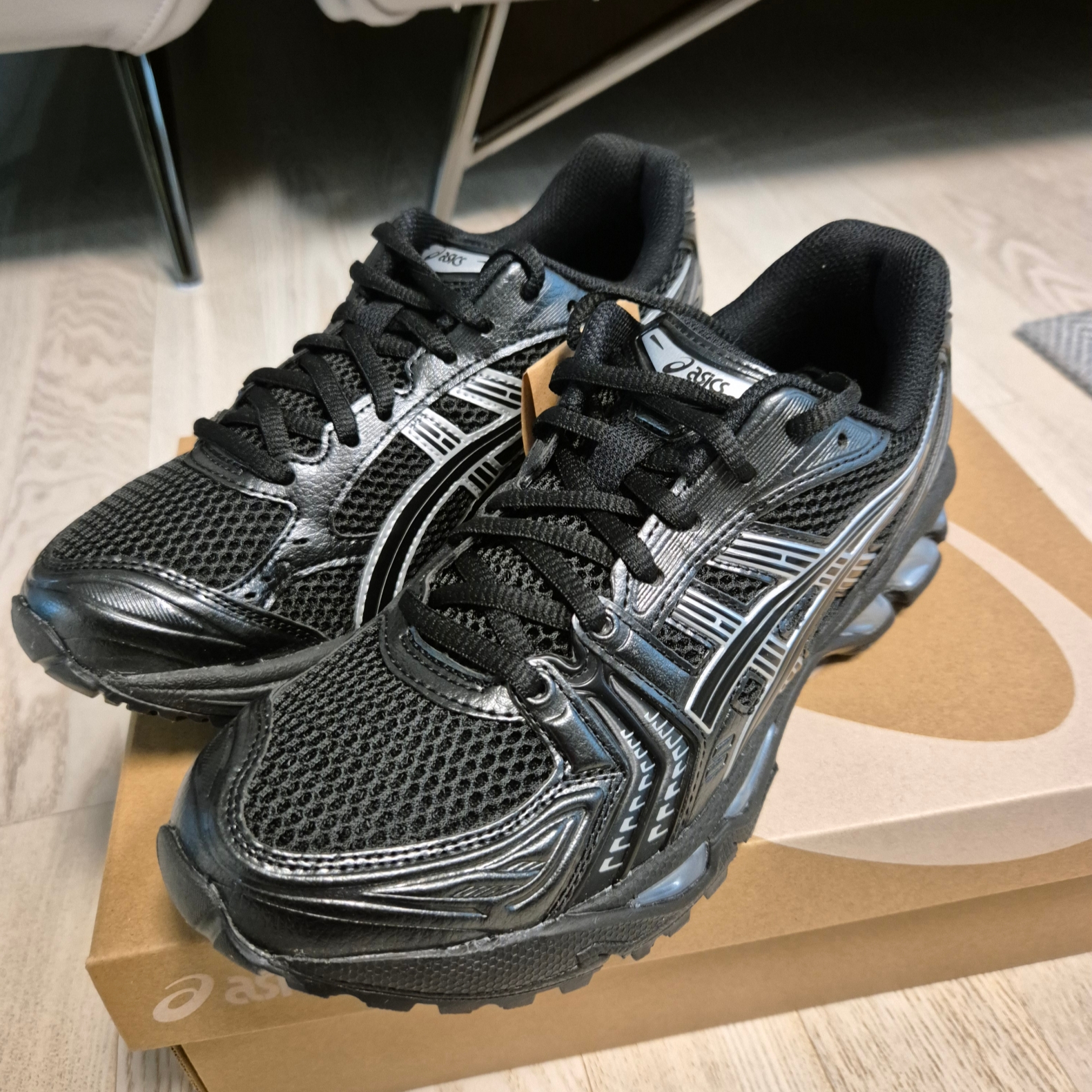 실물이 더이뻐요 | KREAM