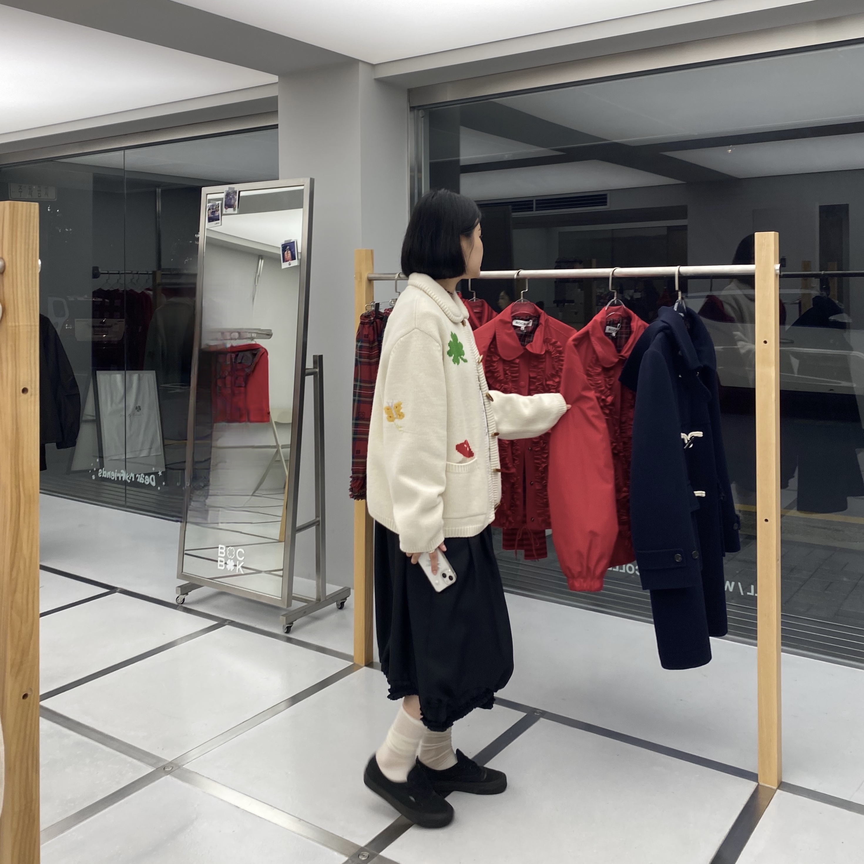 정이 (@wjdd__l) 님의 게시물 | KREAM