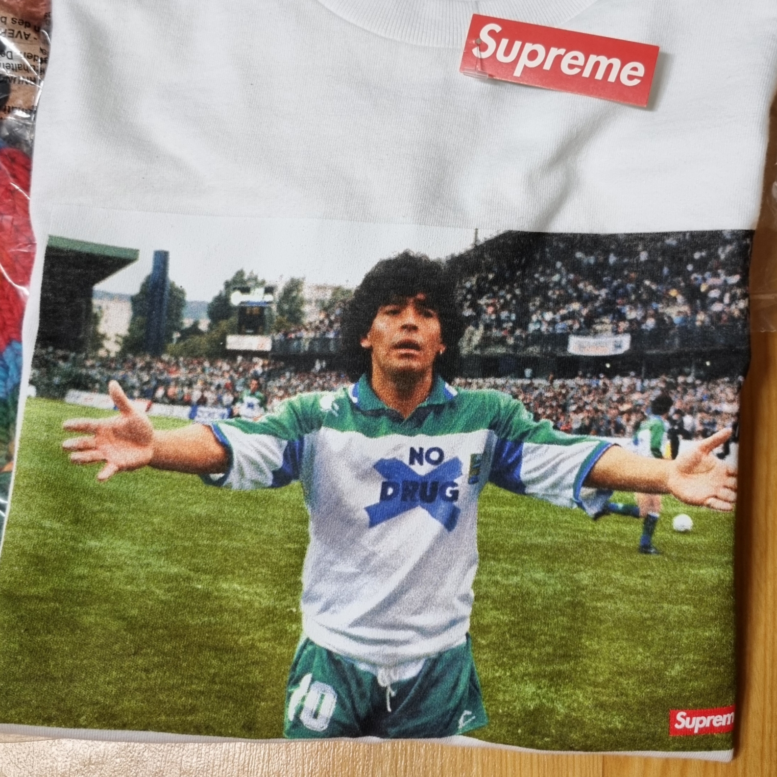 첫 슈프림 | KREAM