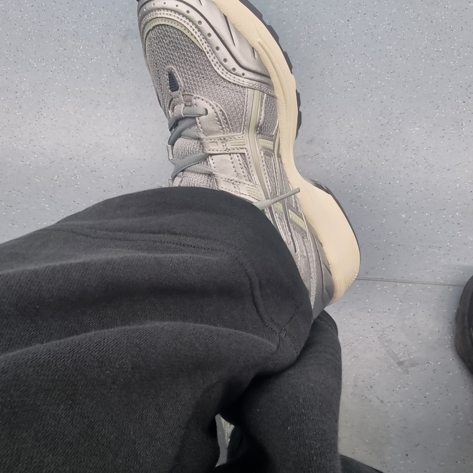 lilym2 (@vezccm3w) 님의 게시물 | KREAM