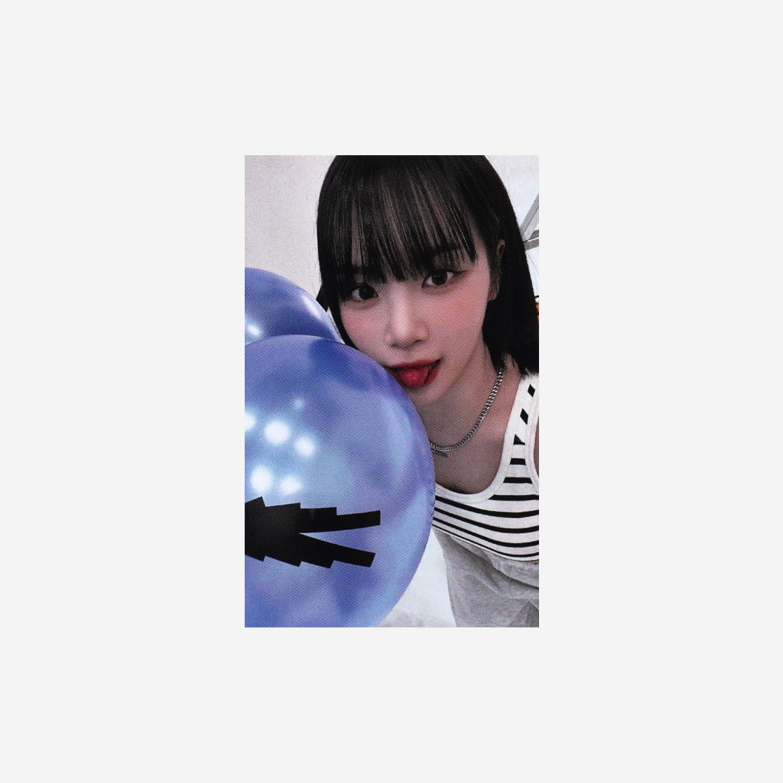 르세라핌 공개방송 언포기븐 김채원 | Photo Card | KREAM