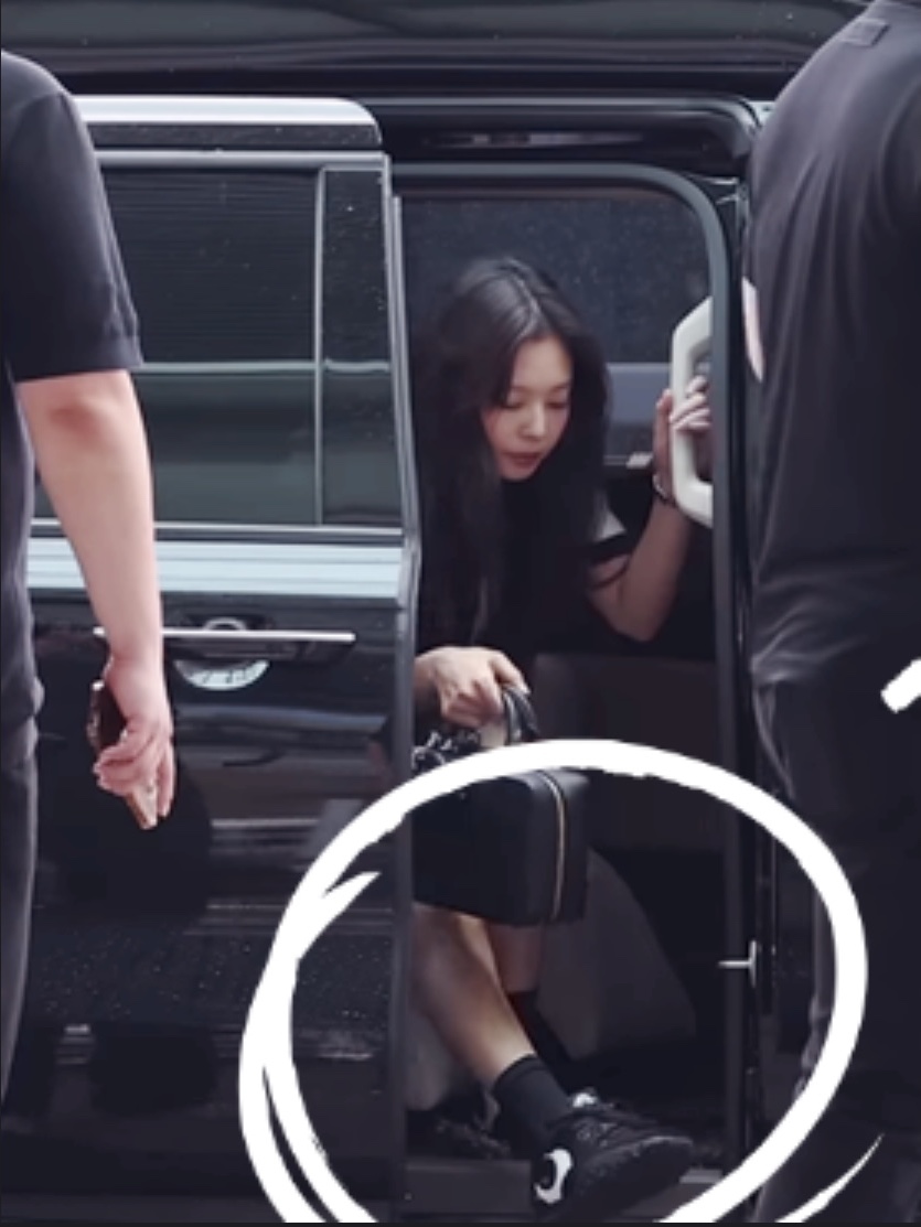 beyouclaire (@2dw47q) 님의 게시물 | KREAM