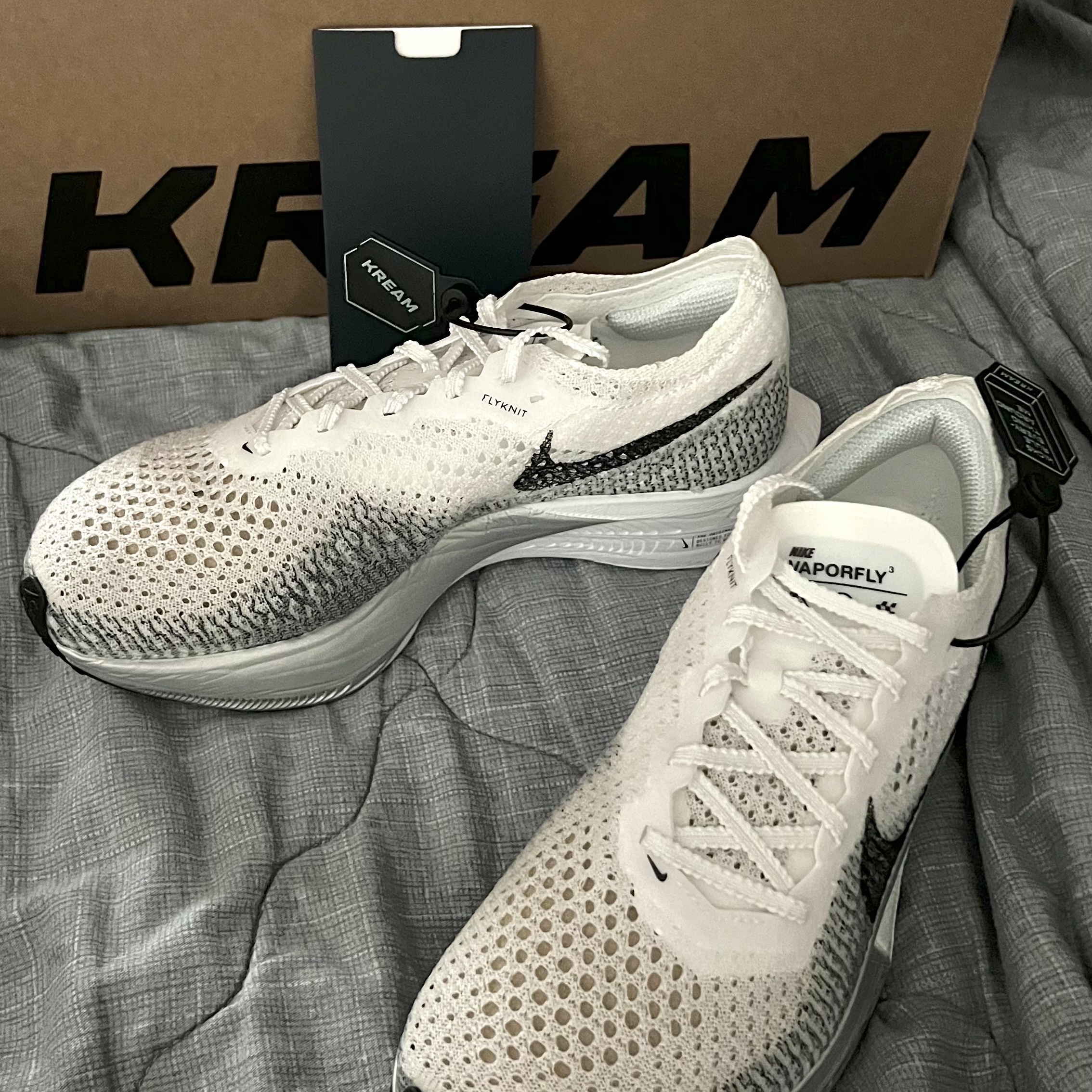 경 (@happy_yg) 님의 게시물 | KREAM