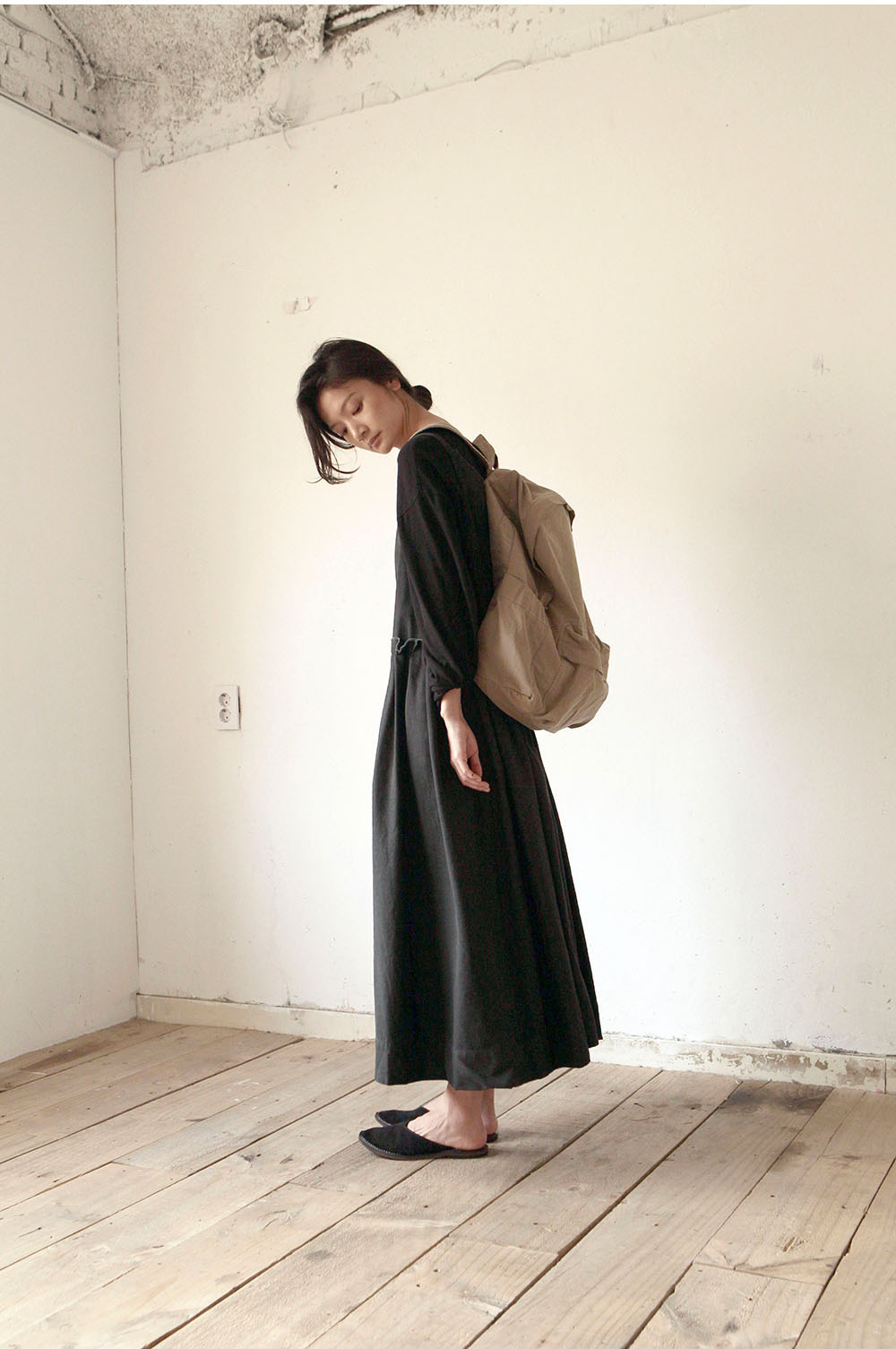 무부 럼프 백팩 오트밀 | MOU VOUS | KREAM