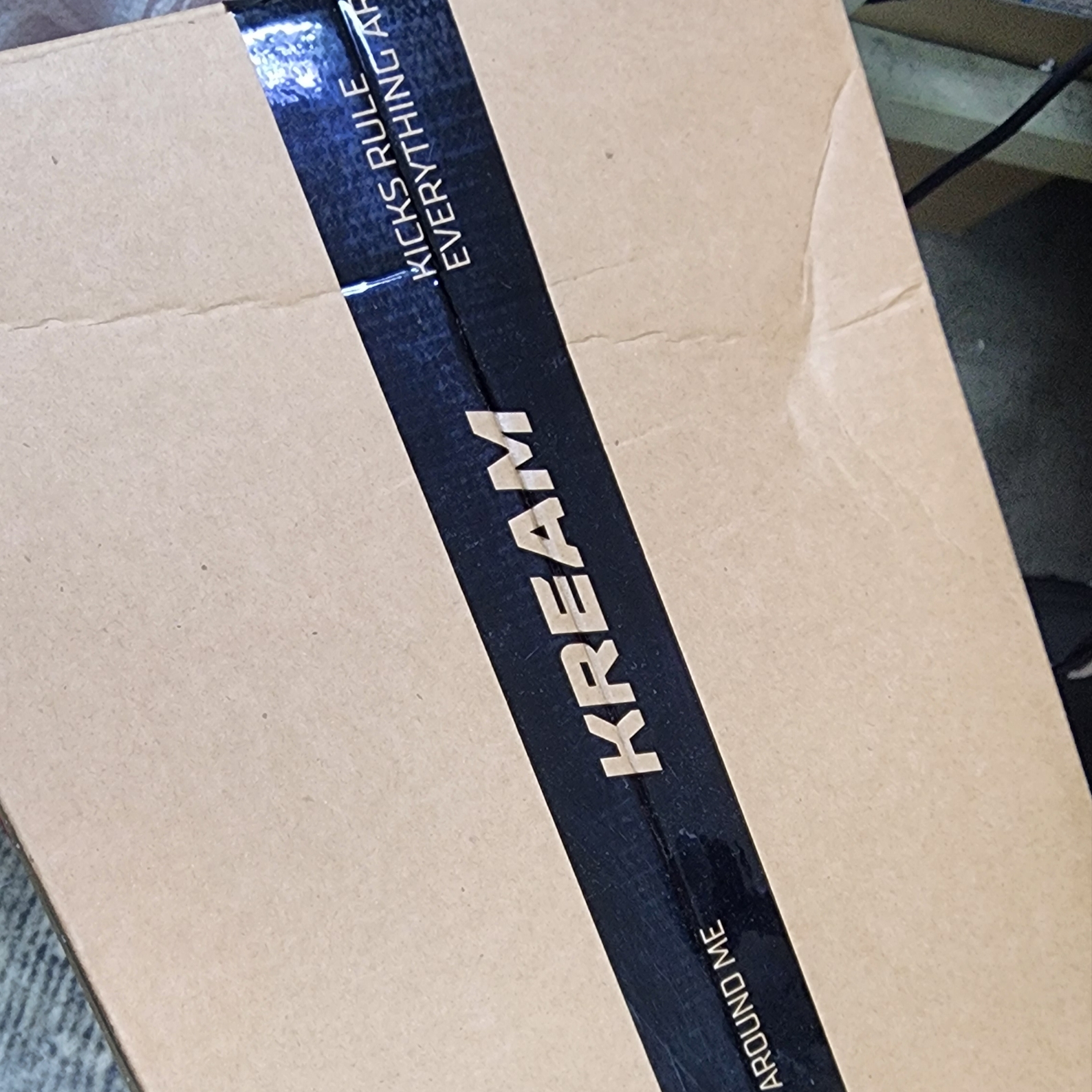 짜부라진박스다 | KREAM