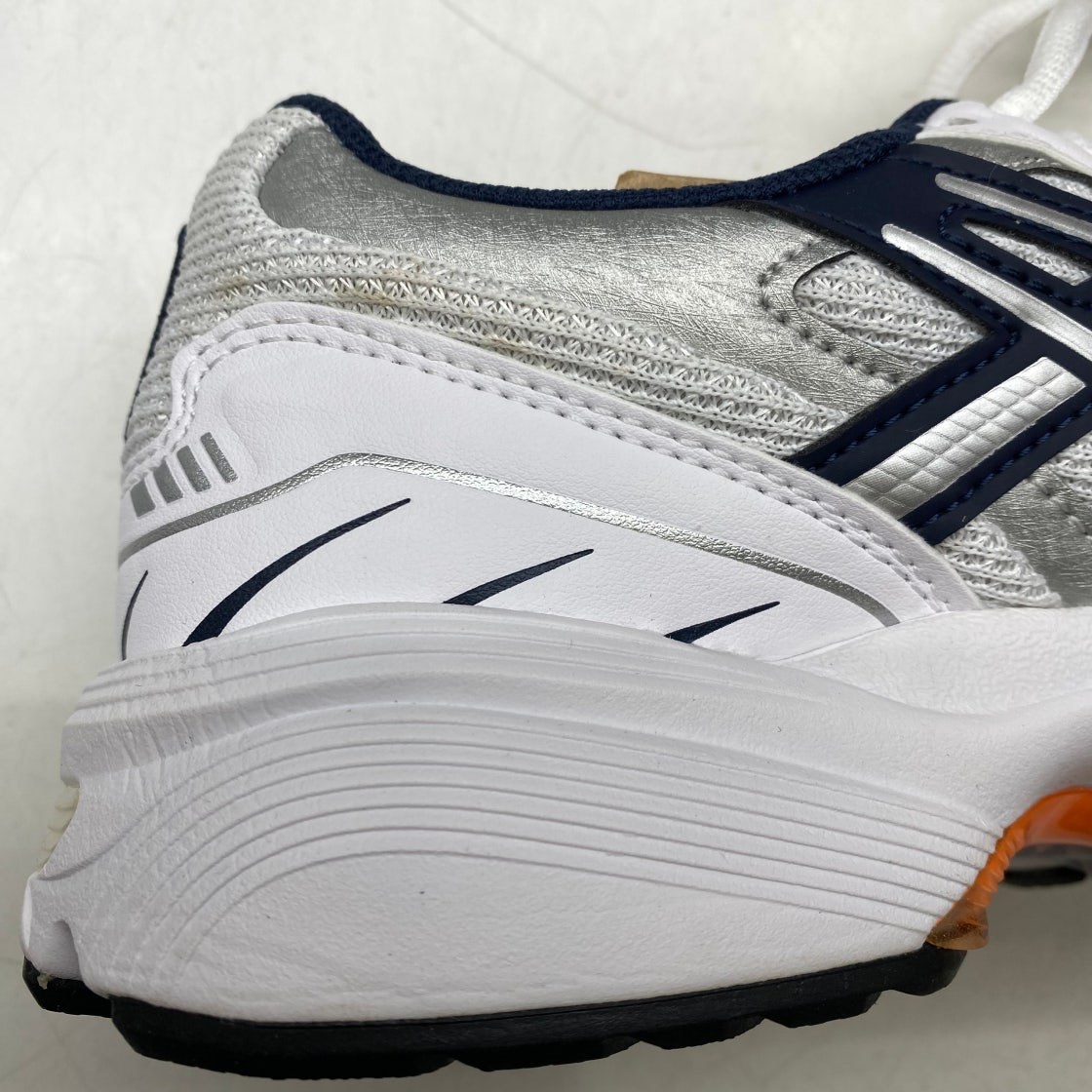 (W) 아식스 젤 1090 화이트 미드나잇 | KREAM