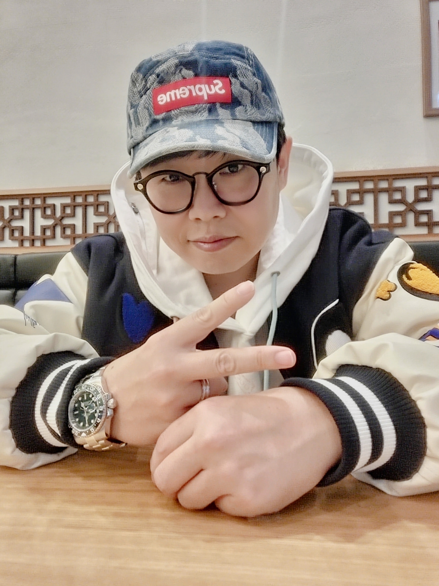 새옷사서 기분좋음 | KREAM