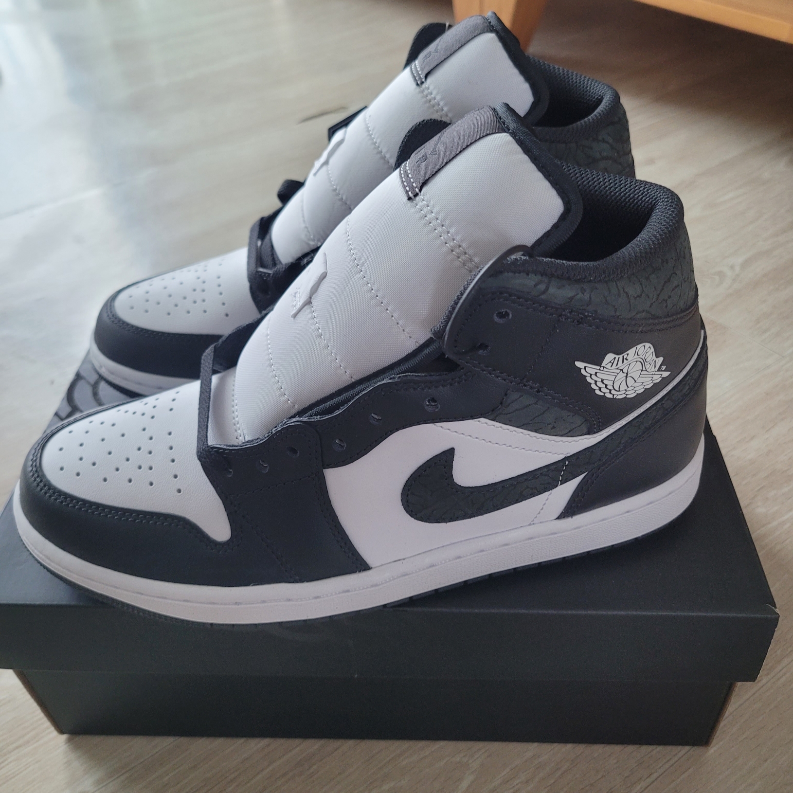 이재홍 (@hong3023) 님의 게시물 | KREAM