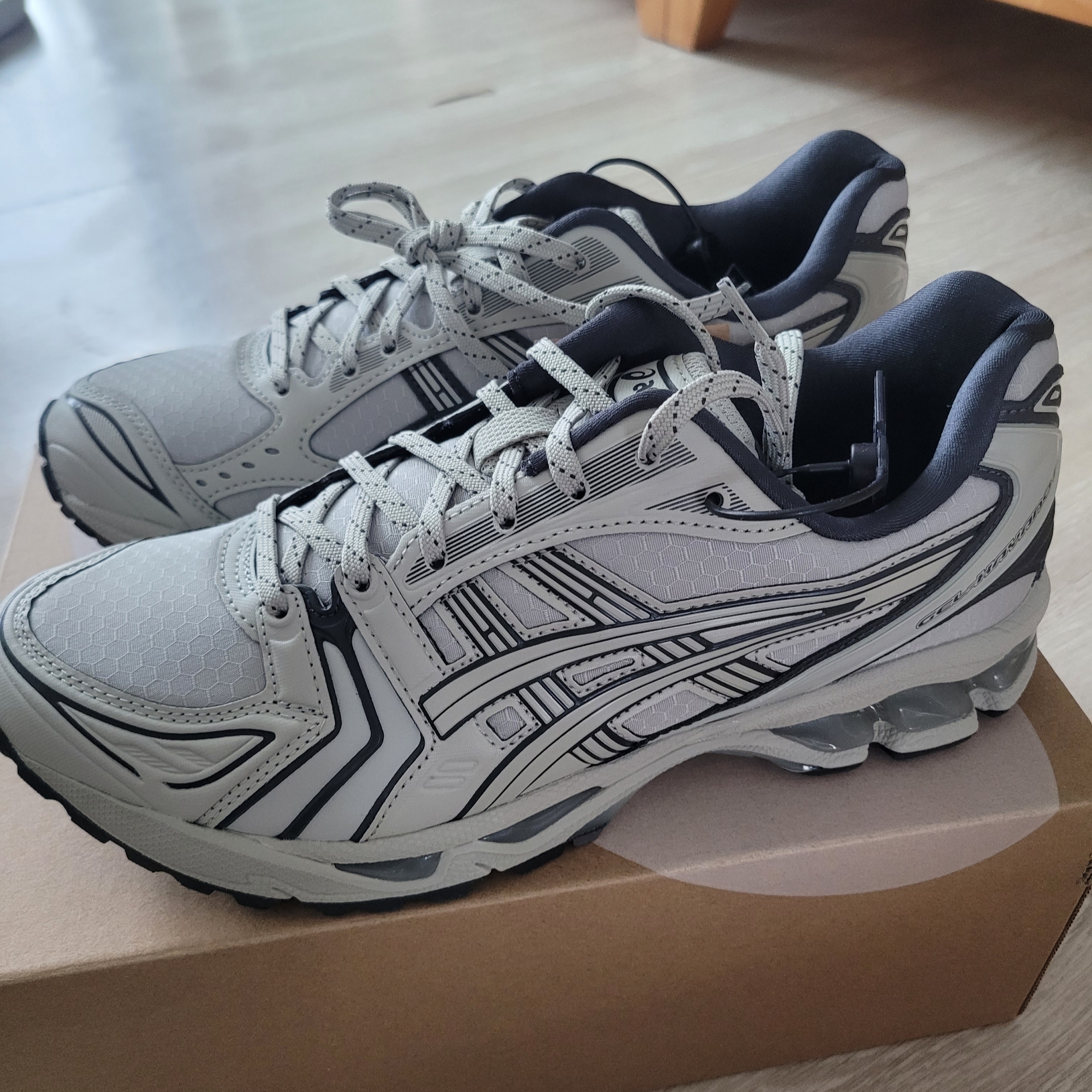 이재홍 (@hong3023) 님의 게시물 | KREAM