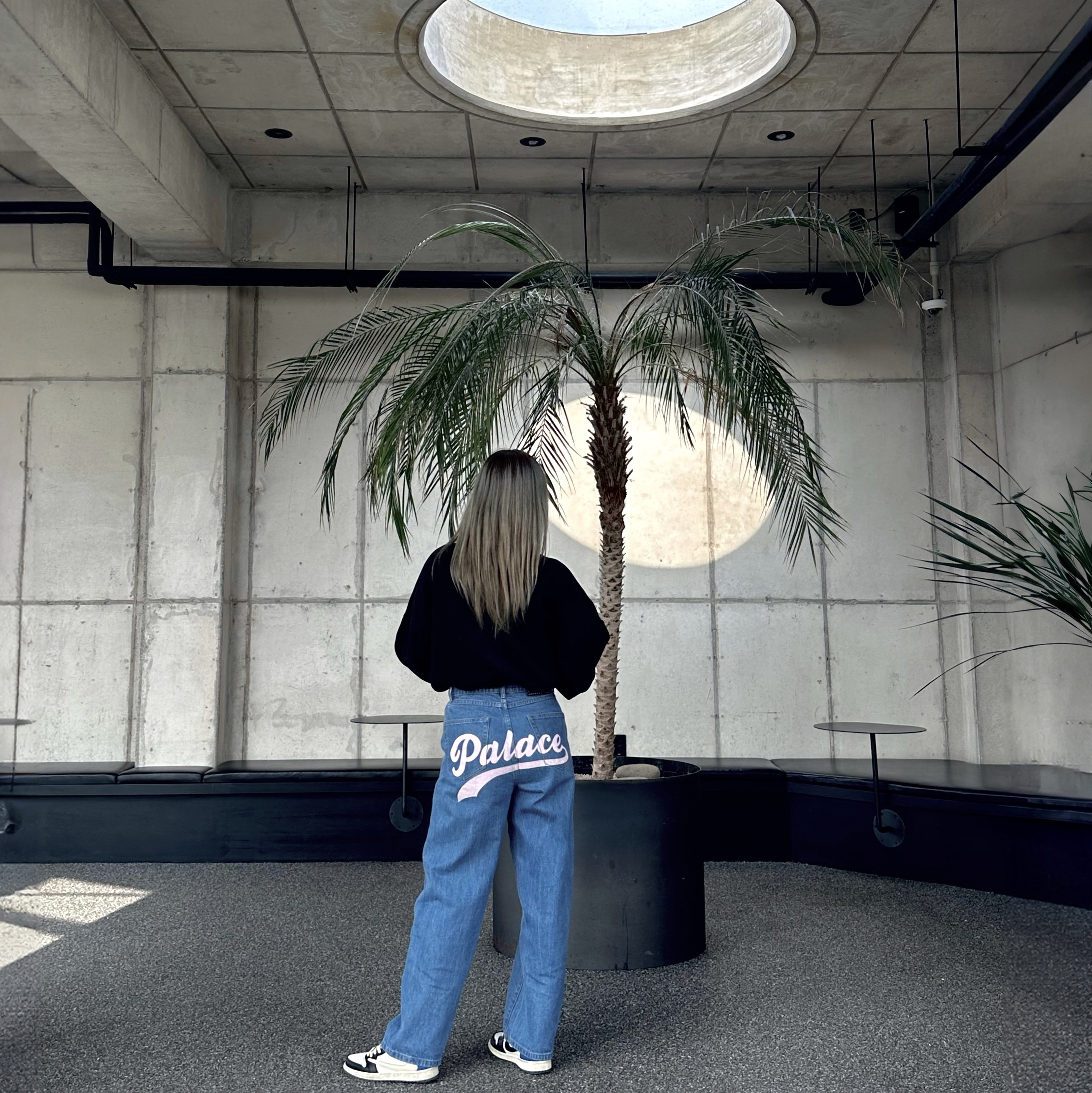 두나 (@_d2_n4) 님의 게시물 | KREAM