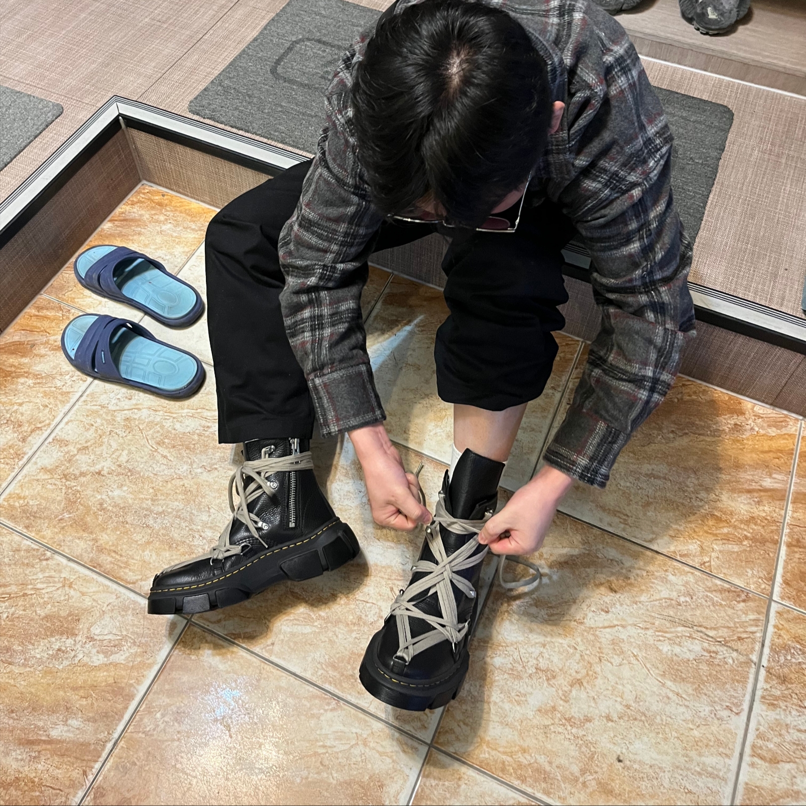 (@bin_1994_) 님의 게시물 | KREAM