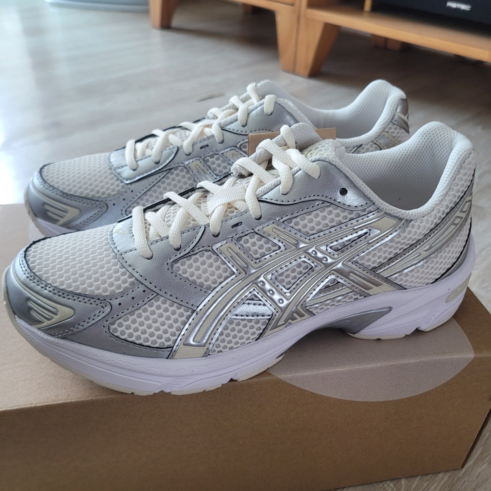 이재홍 (@hong3023) 님의 게시물 | KREAM