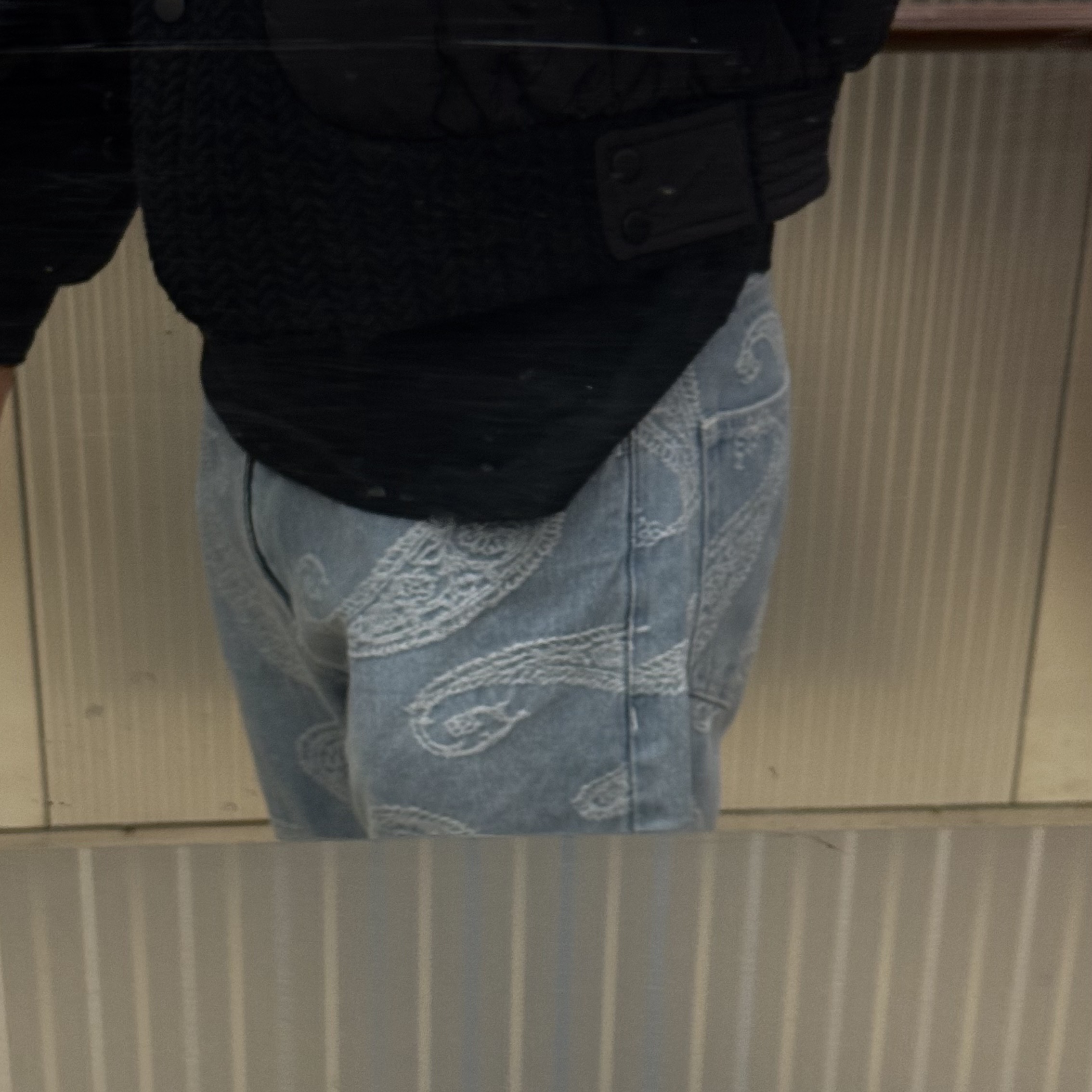 mischief (@mischief) 님의 게시물 | KREAM