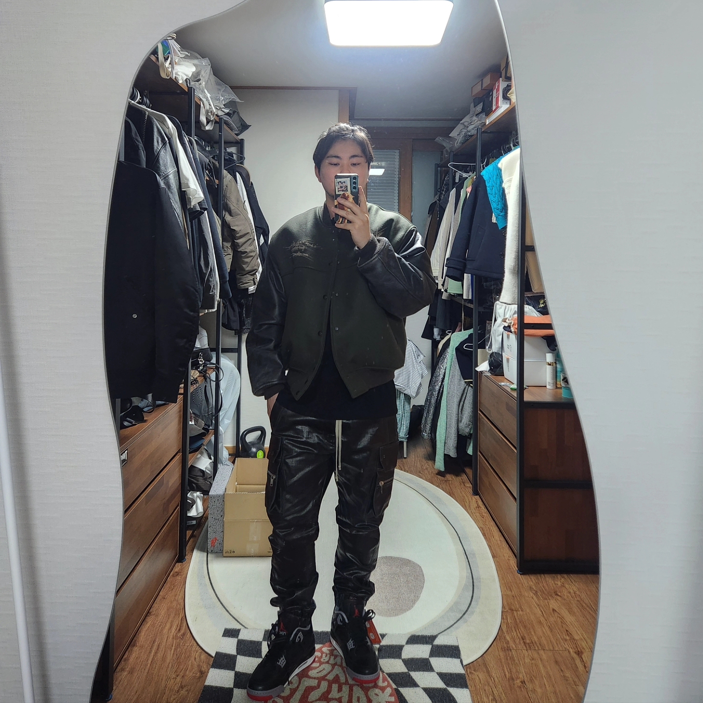 Y.M.Y (@y_moon_y) 님의 게시물 | KREAM