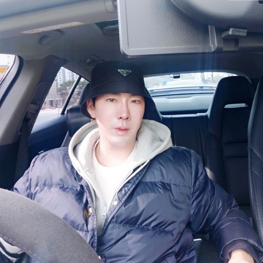 김현 (@hyunad) 님의 게시물 | KREAM