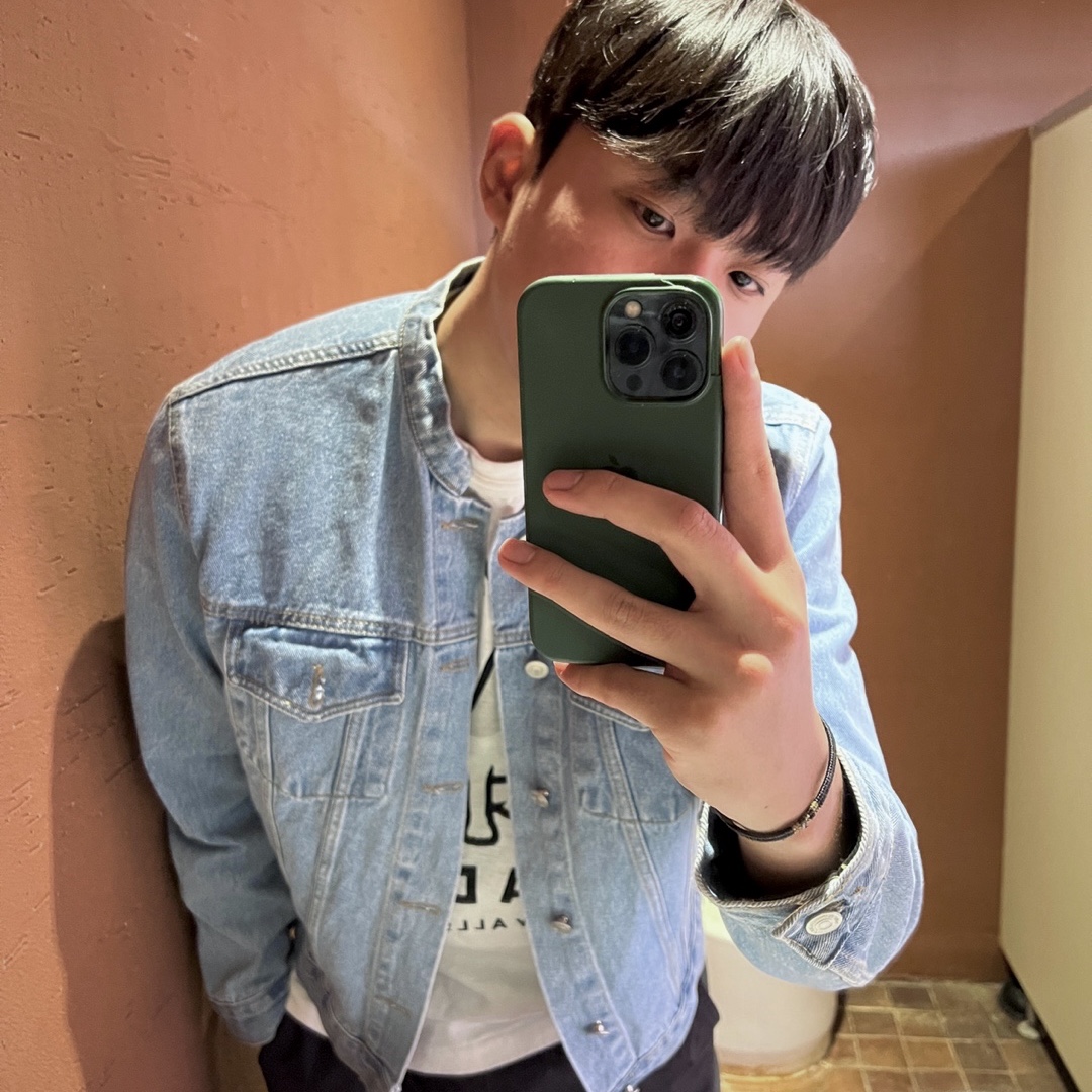 (@_jin_xcc) 님의 게시물 | KREAM