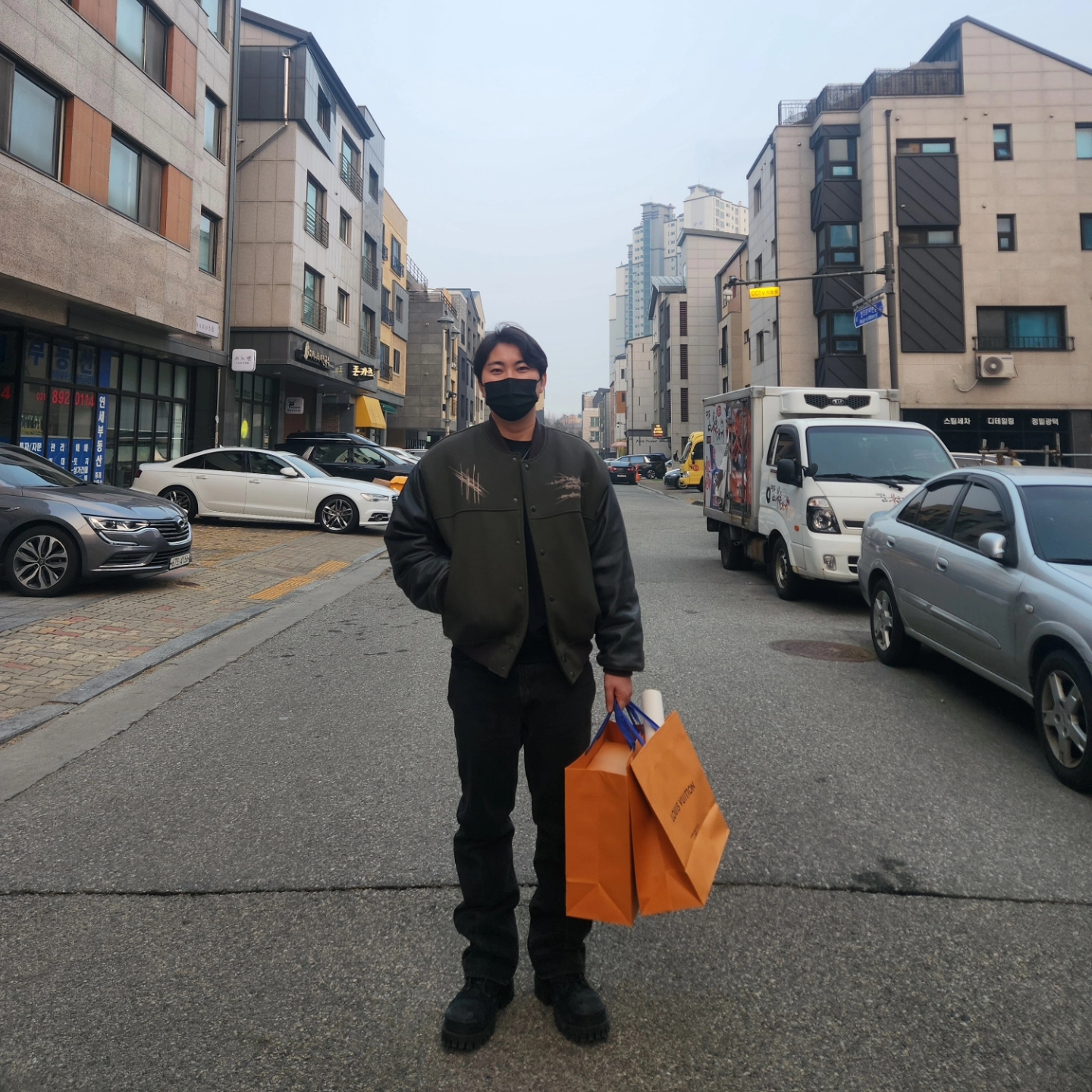 Y.M.Y (@y_moon_y) 님의 게시물 | KREAM