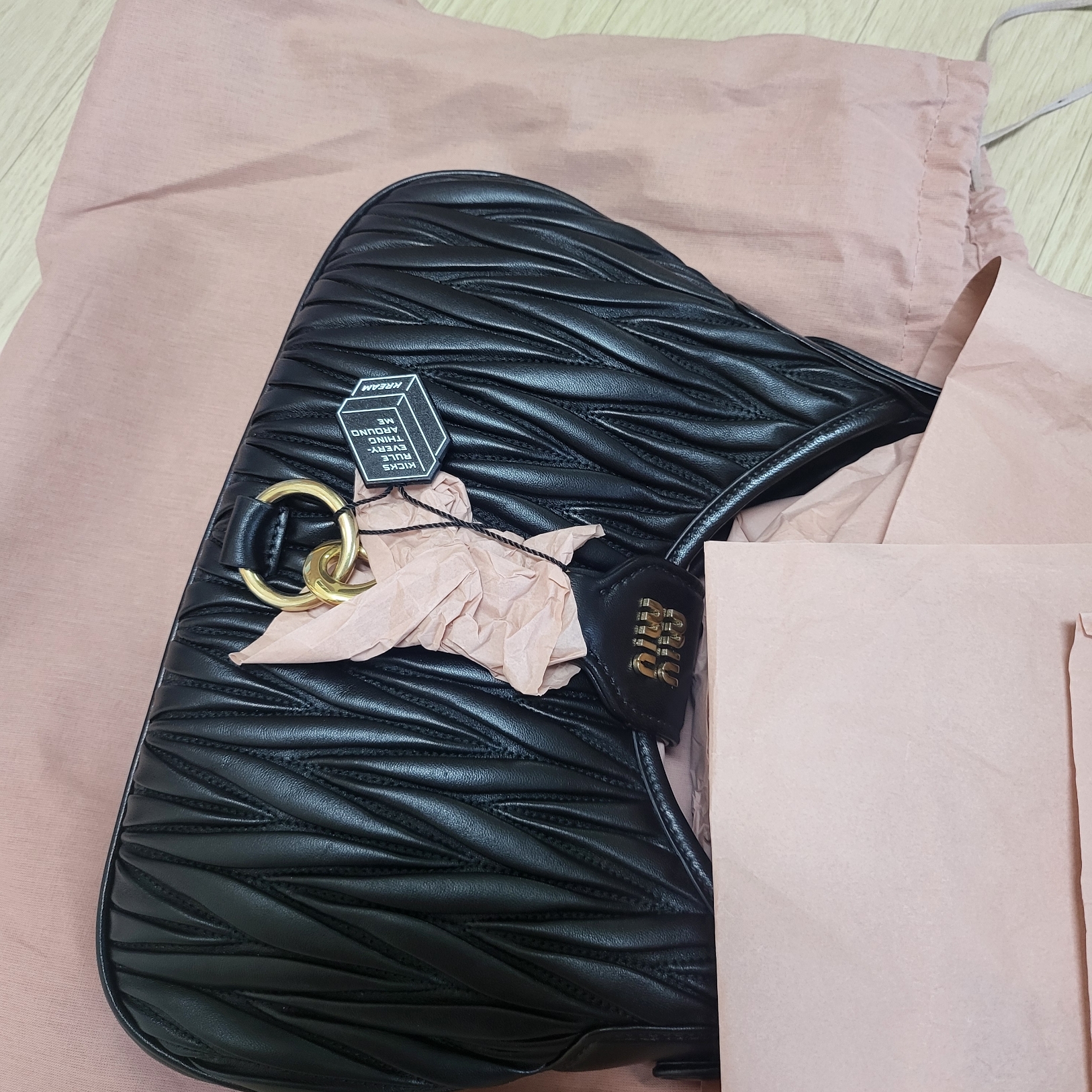 (@wook_ll) 님의 게시물 | KREAM