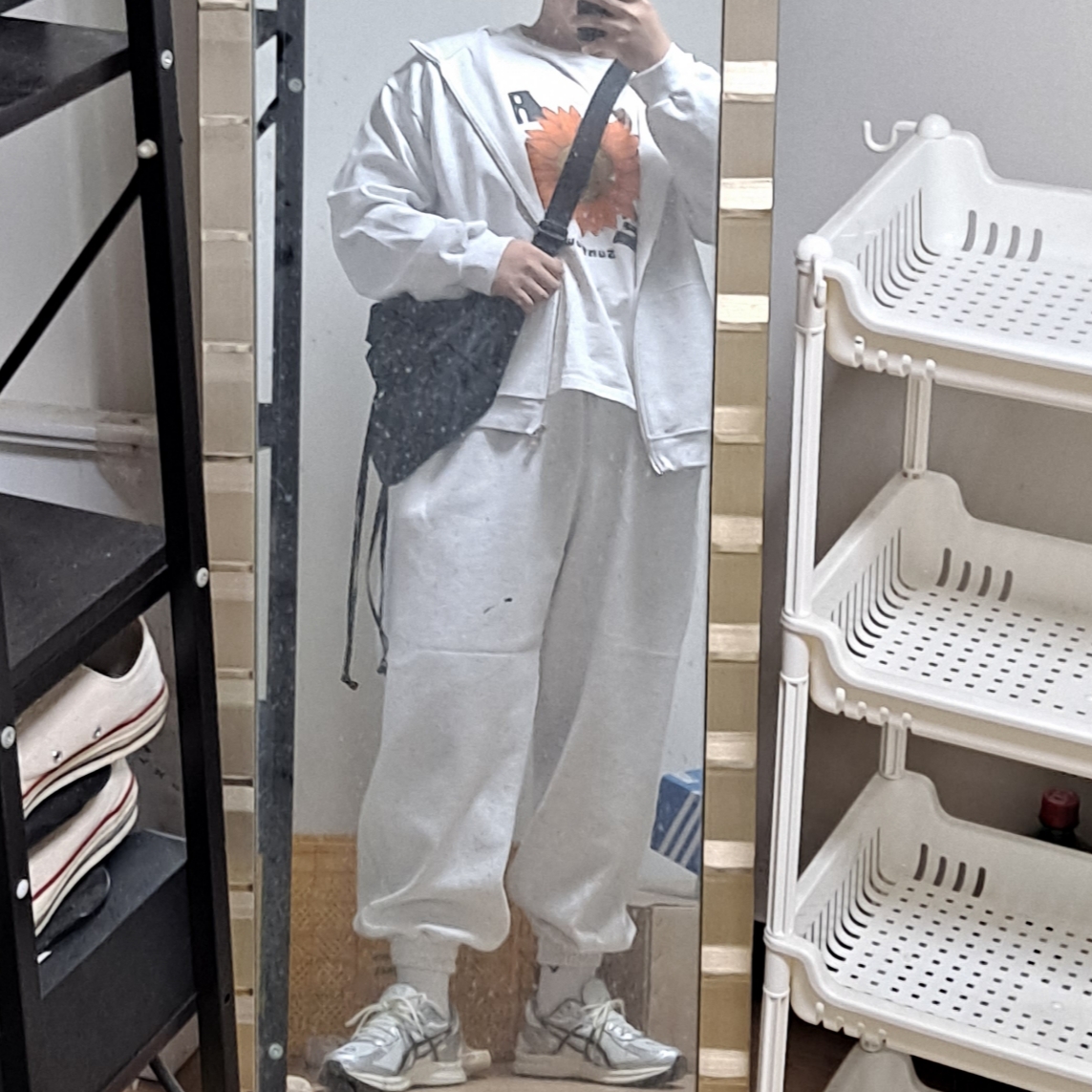 dlwjdxkr8857 (@shingwan_no.1) 님의 게시물 | KREAM