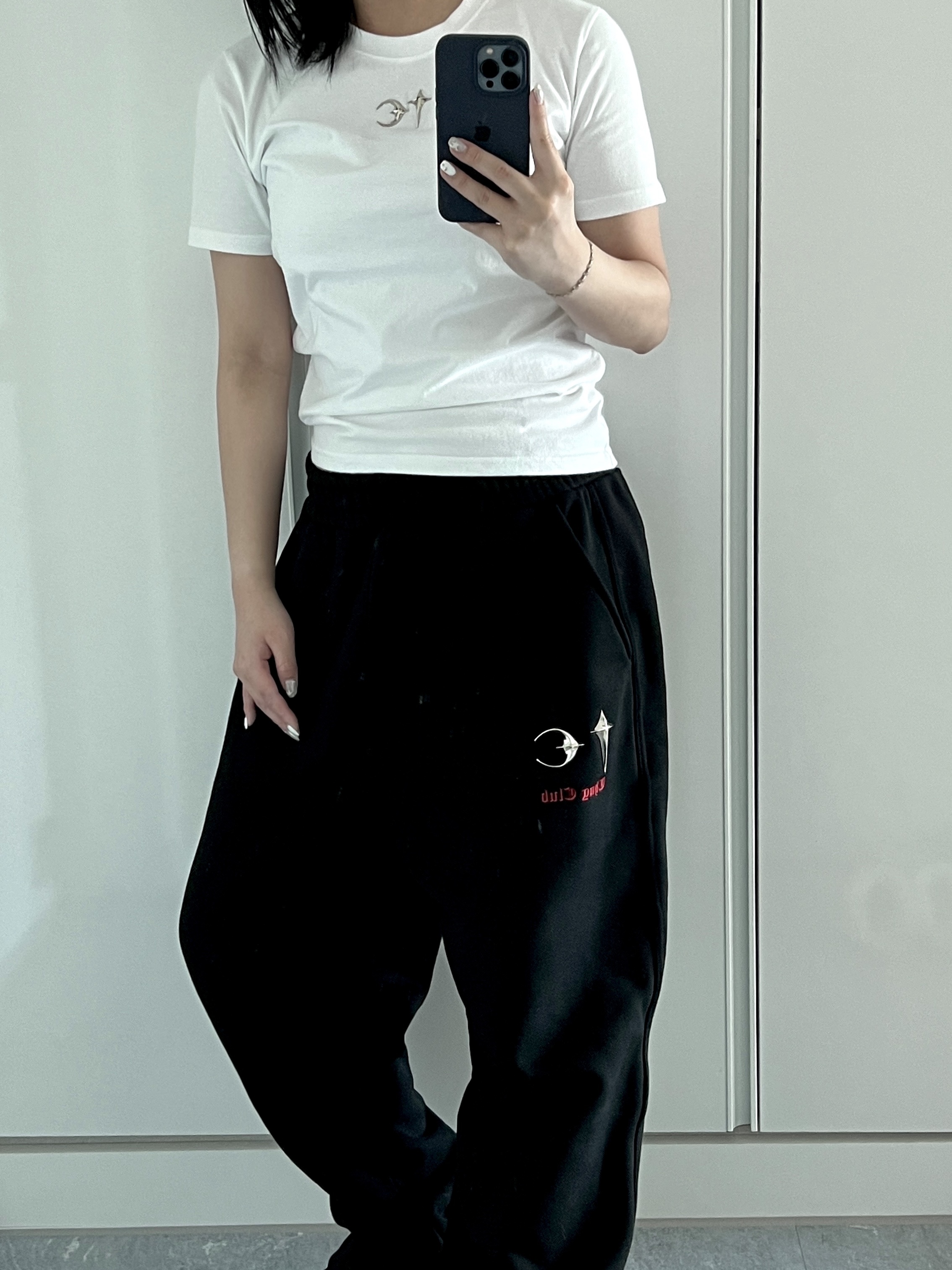 (@xs_uri) 님의 게시물 | KREAM