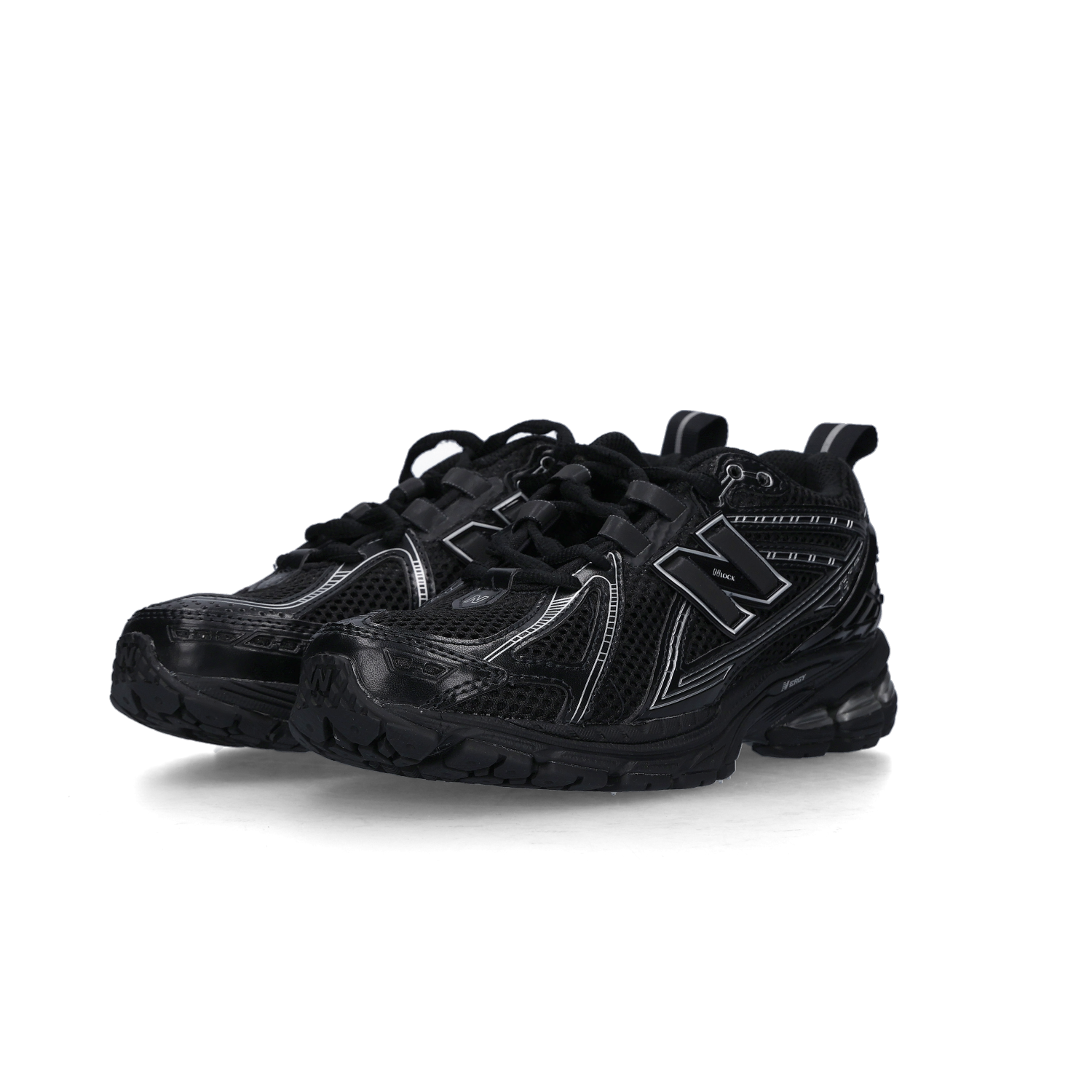 뉴발란스 1906R 트리플 블랙 | KREAM