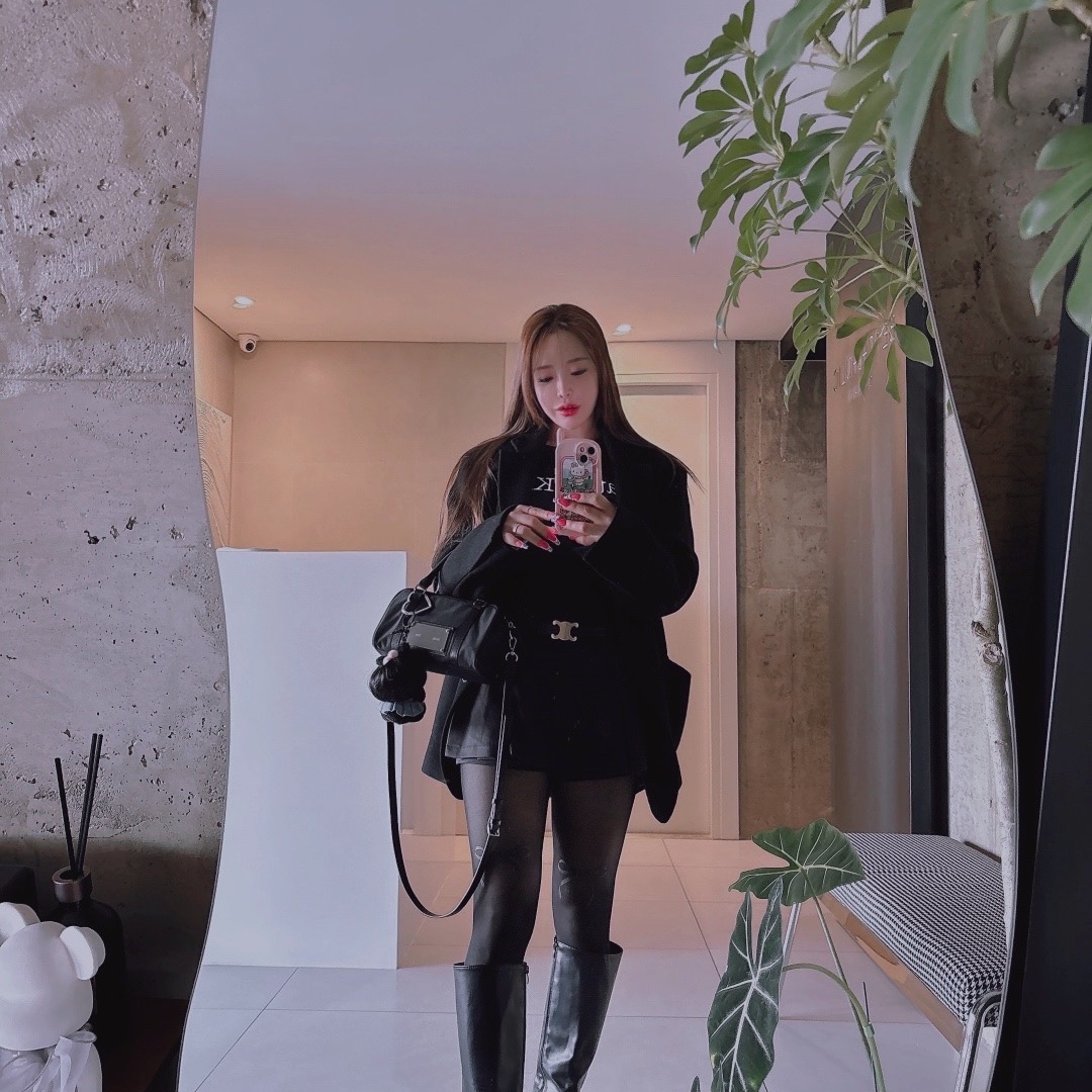 새미 (@only___you) 님의 게시물 | KREAM