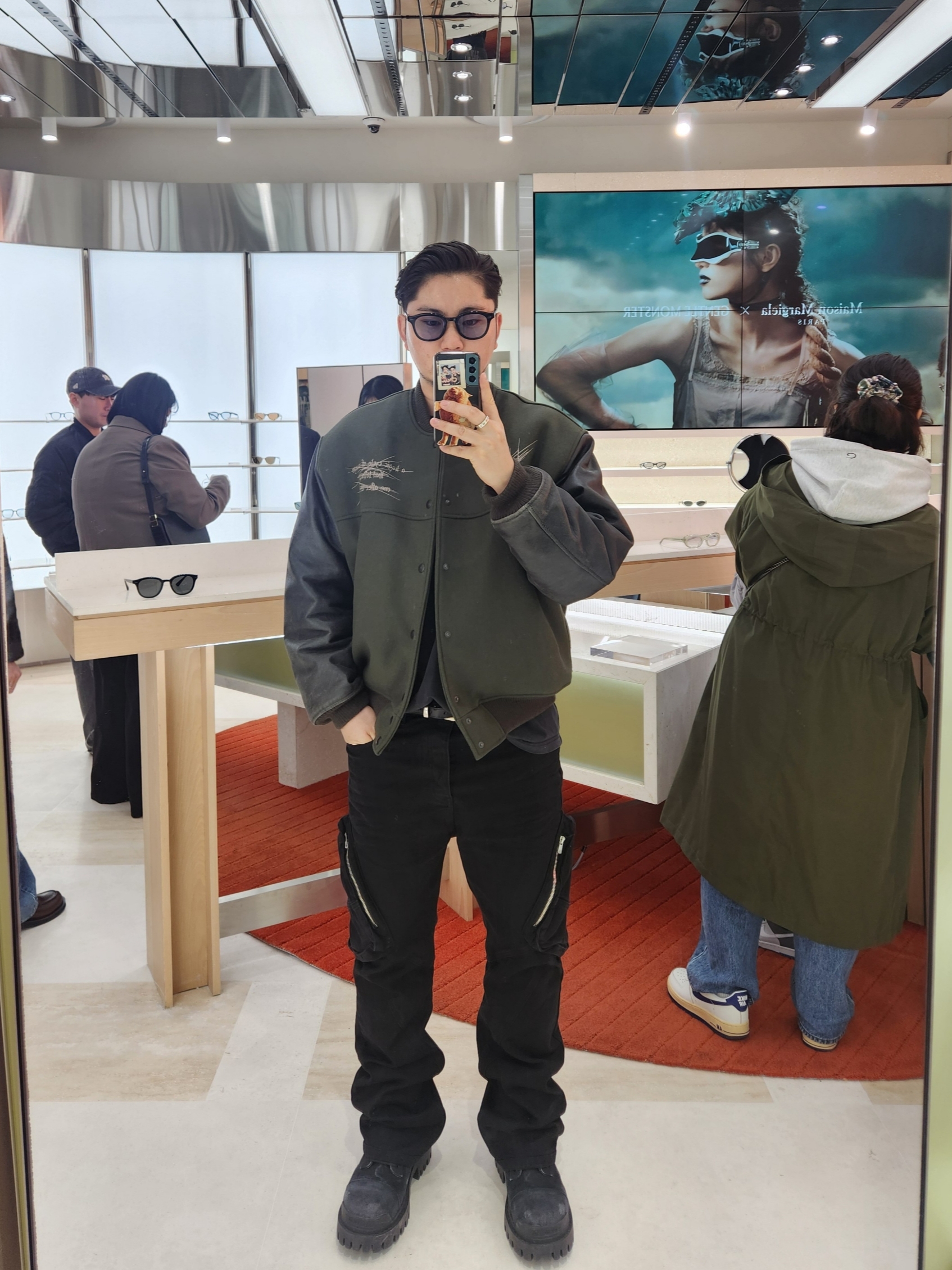 Y.M.Y (@y_moon_y) 님의 게시물 | KREAM