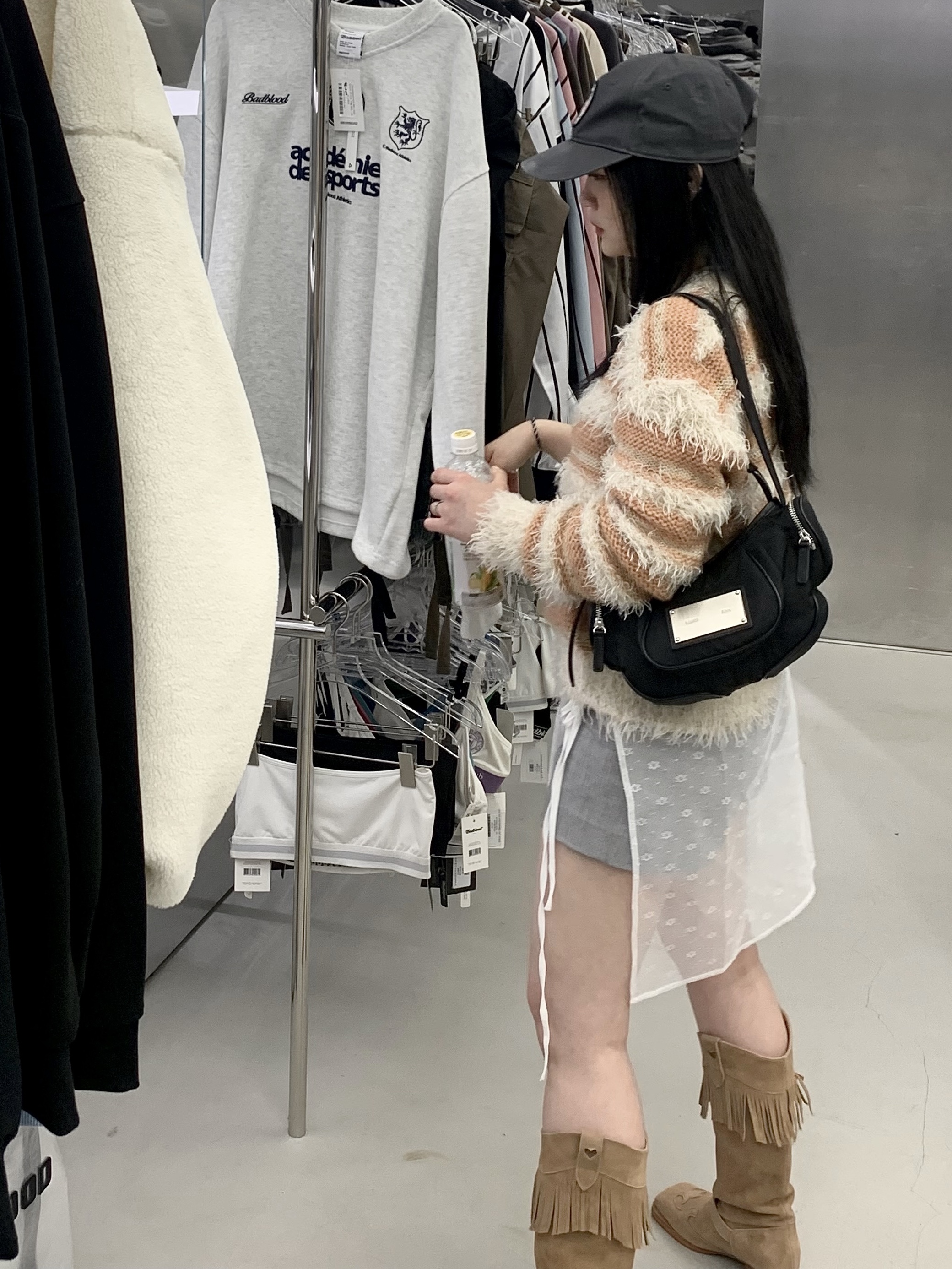 ___g.yan (@___g.yan) 님의 게시물 | KREAM