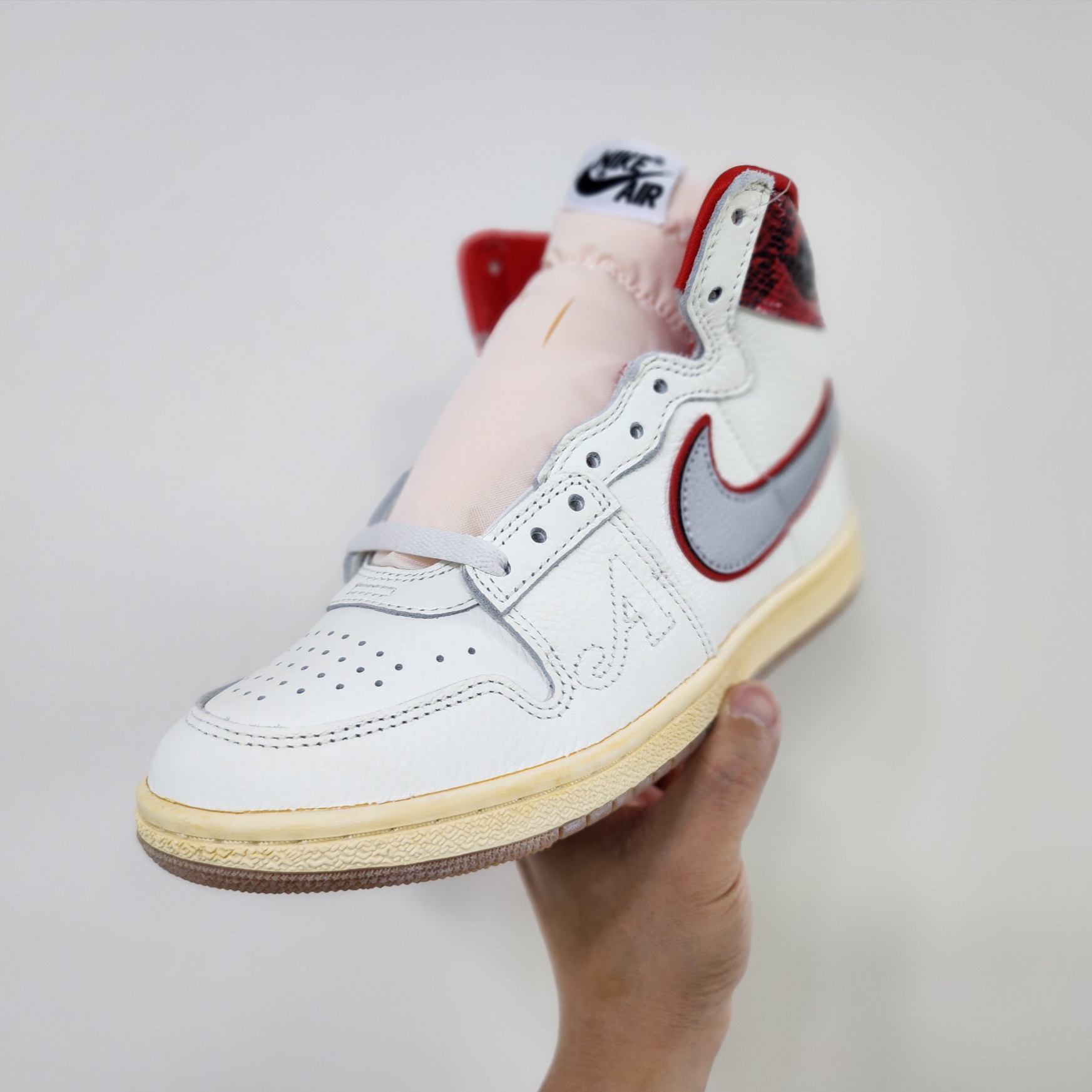 (@nu_gundam) 님의 게시물 | KREAM