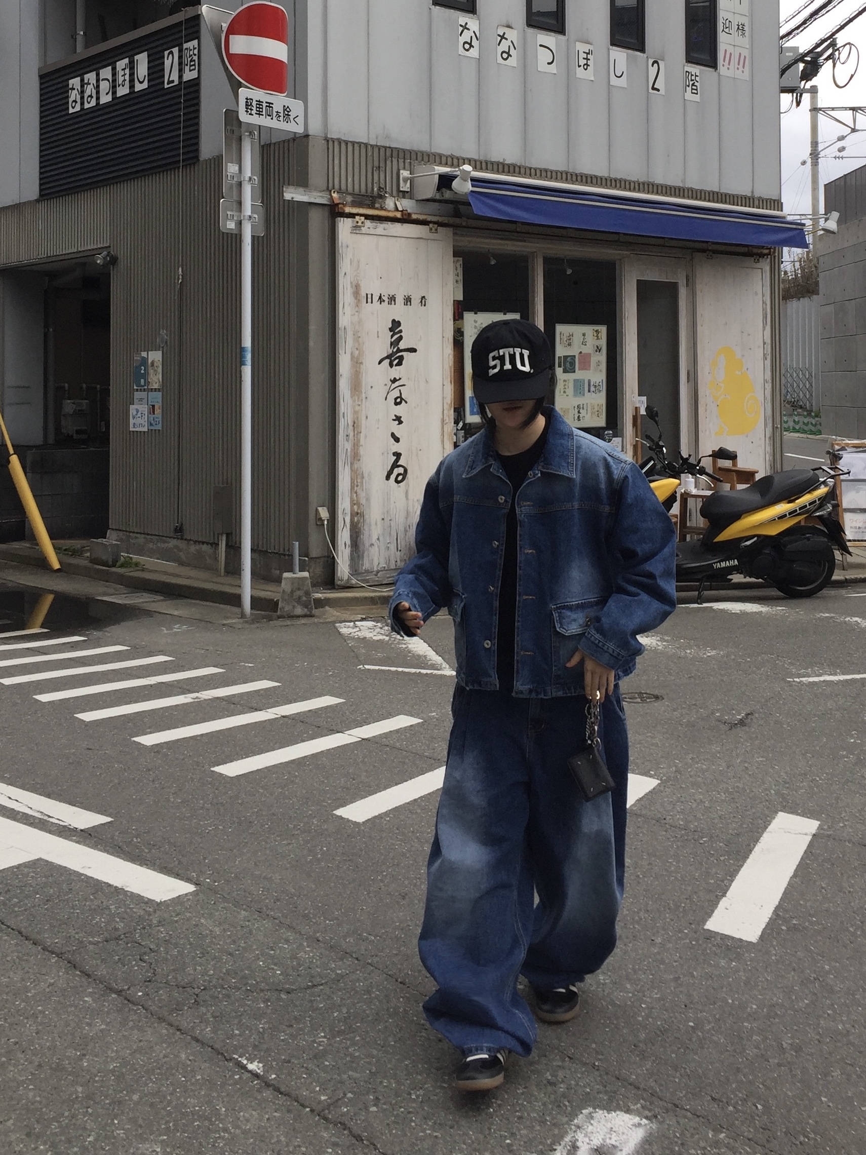 스투시 아치캡은 살짝 구부려 써야짐, | KREAM