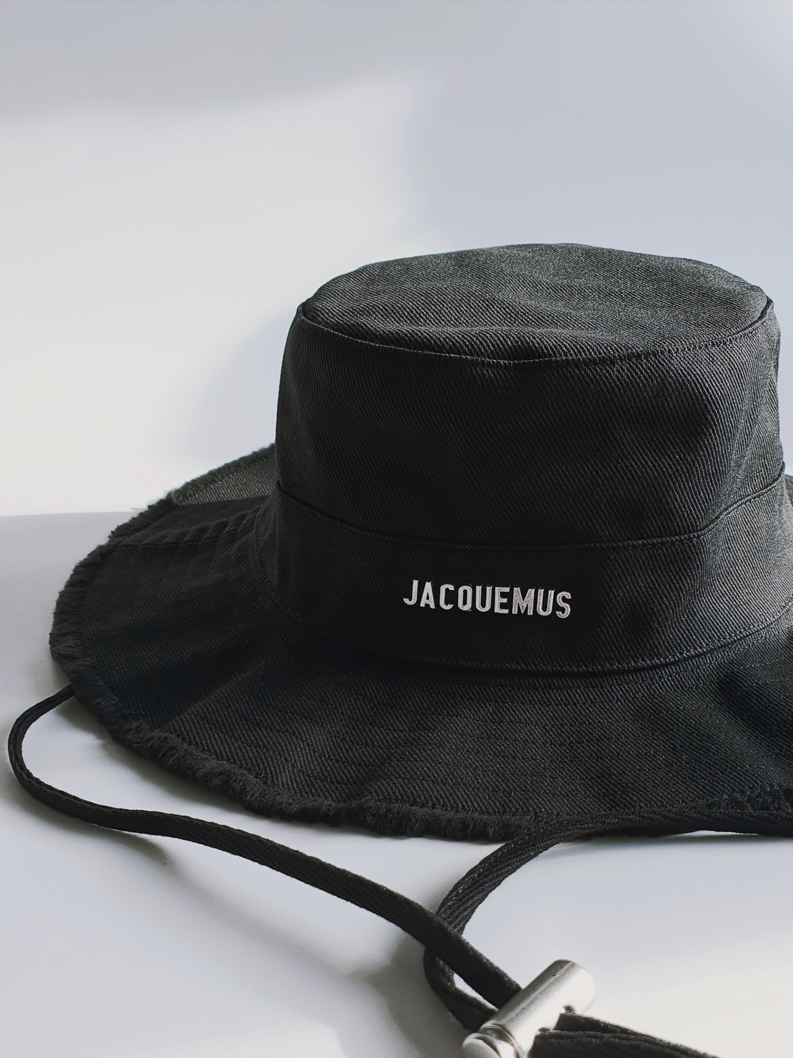 (@_rael) 님의 게시물 | KREAM