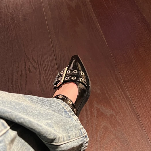 여기잇소영 (@soyoung.00) 님의 게시물 | KREAM