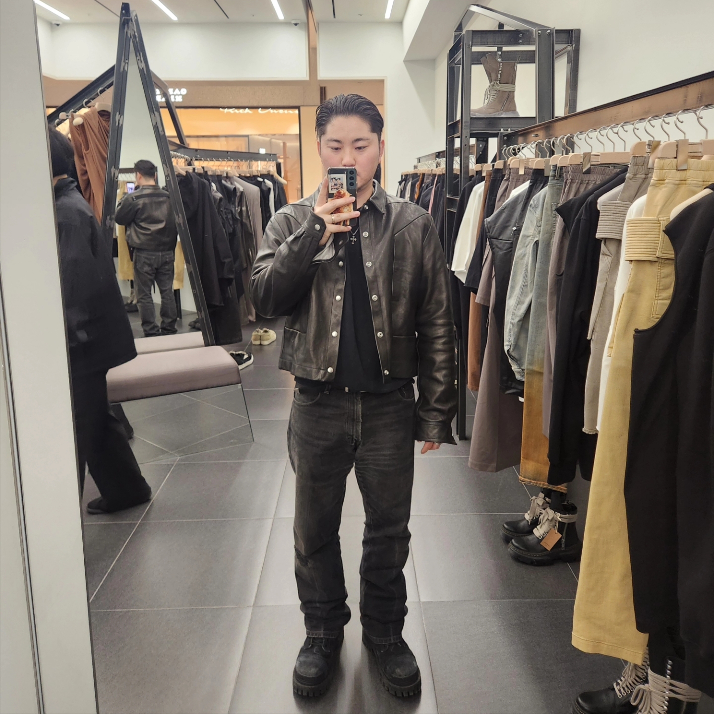 Y.M.Y (@y_moon_y) 님의 게시물 | KREAM