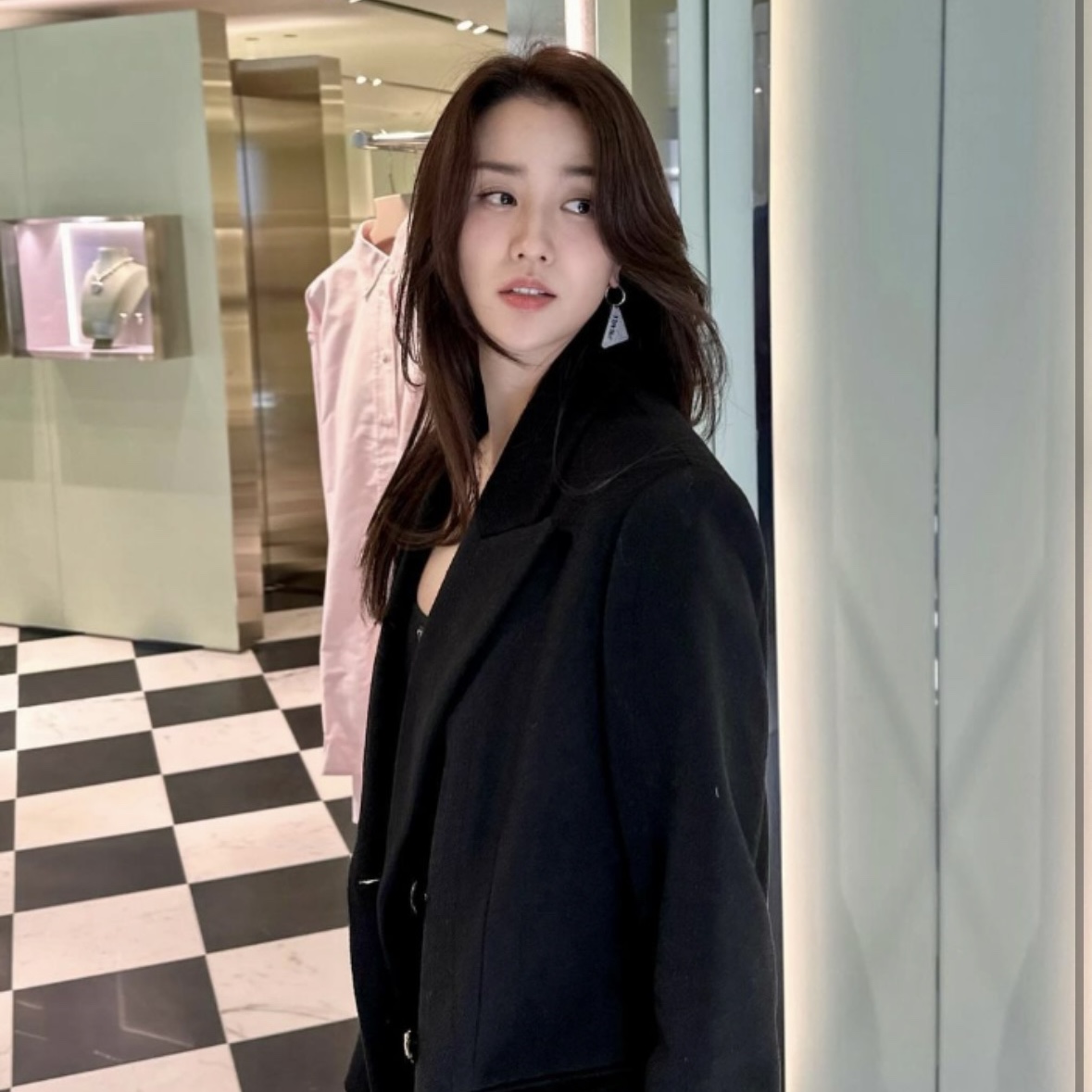 #프라다 #박하선 #prada | KREAM