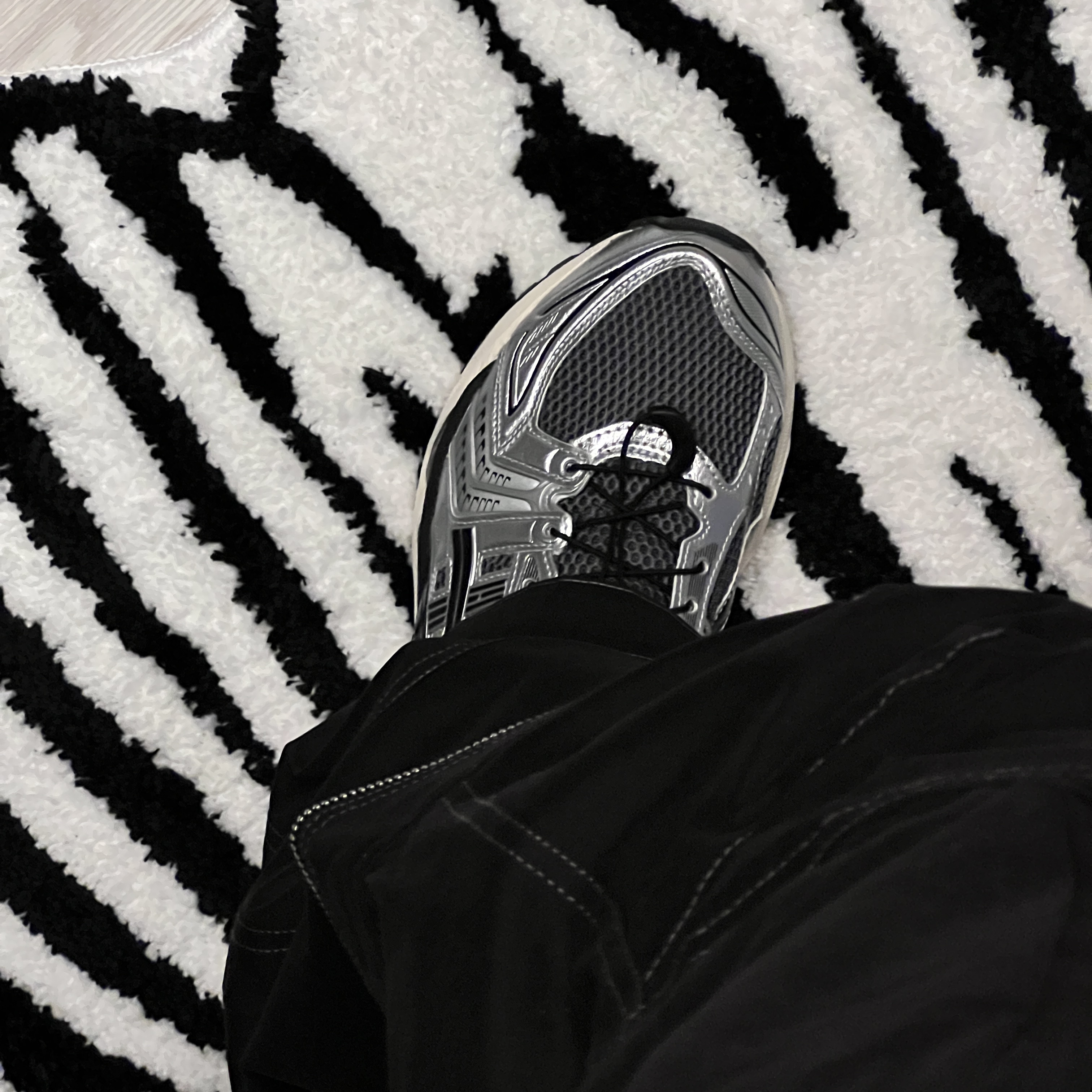 . (@illililil) 님의 게시물 | KREAM