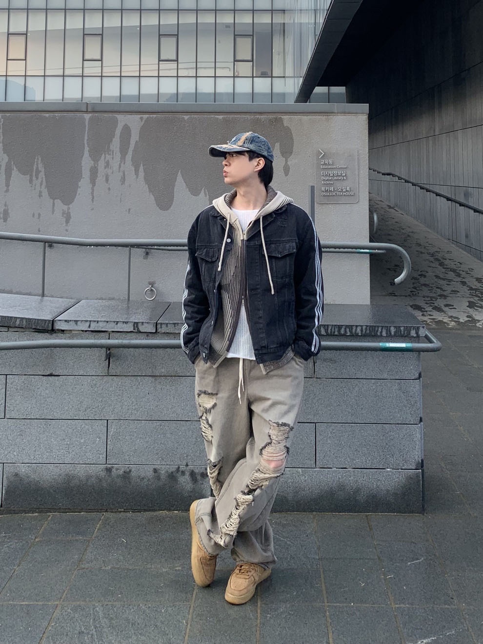 문유어 (@moonyour) 님의 게시물 | KREAM