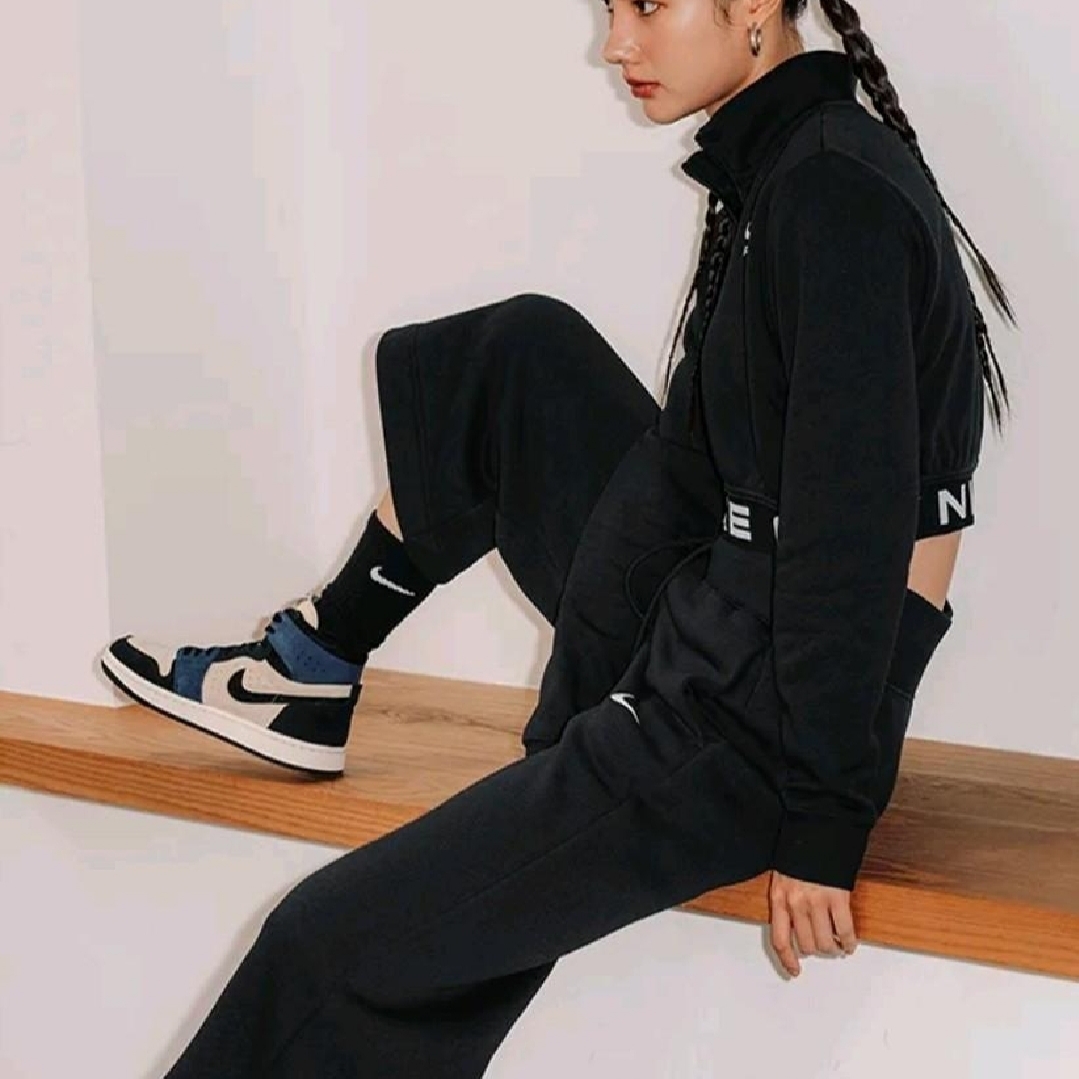 스타일리쉬 (@stylish) 님의 게시물 | KREAM