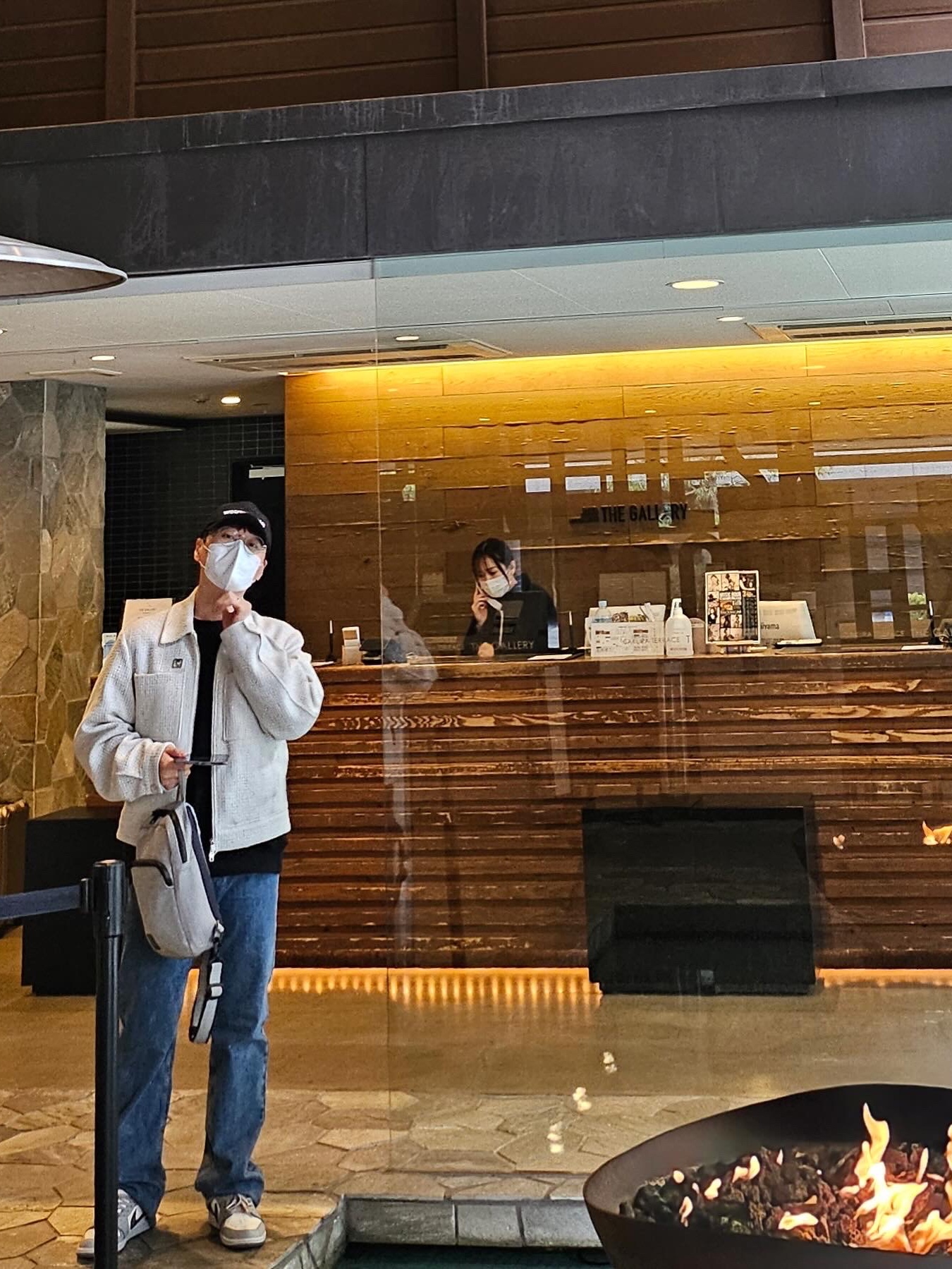 귀국 착샷 | KREAM