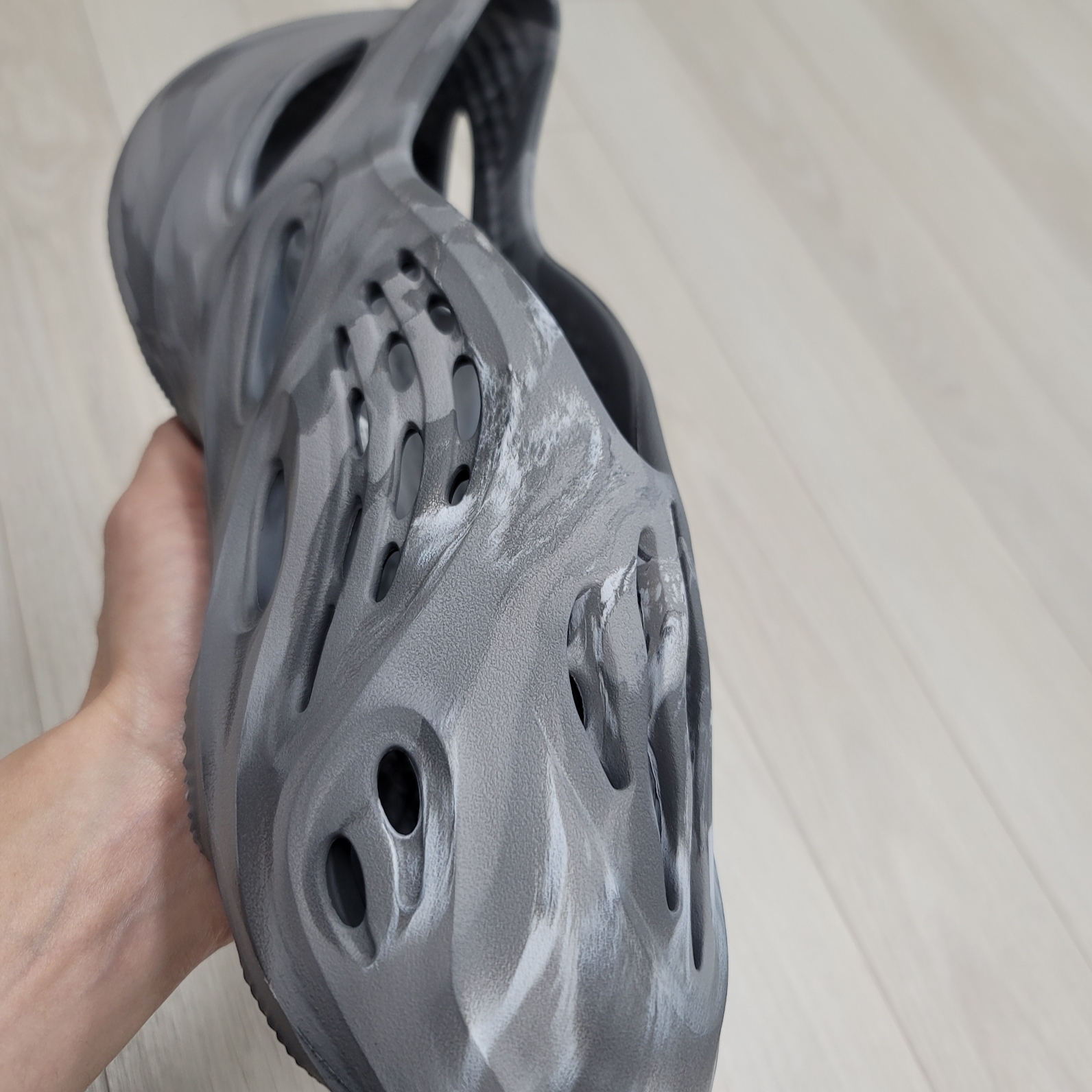 지삽 (@4lz9x5) 님의 게시물 | KREAM