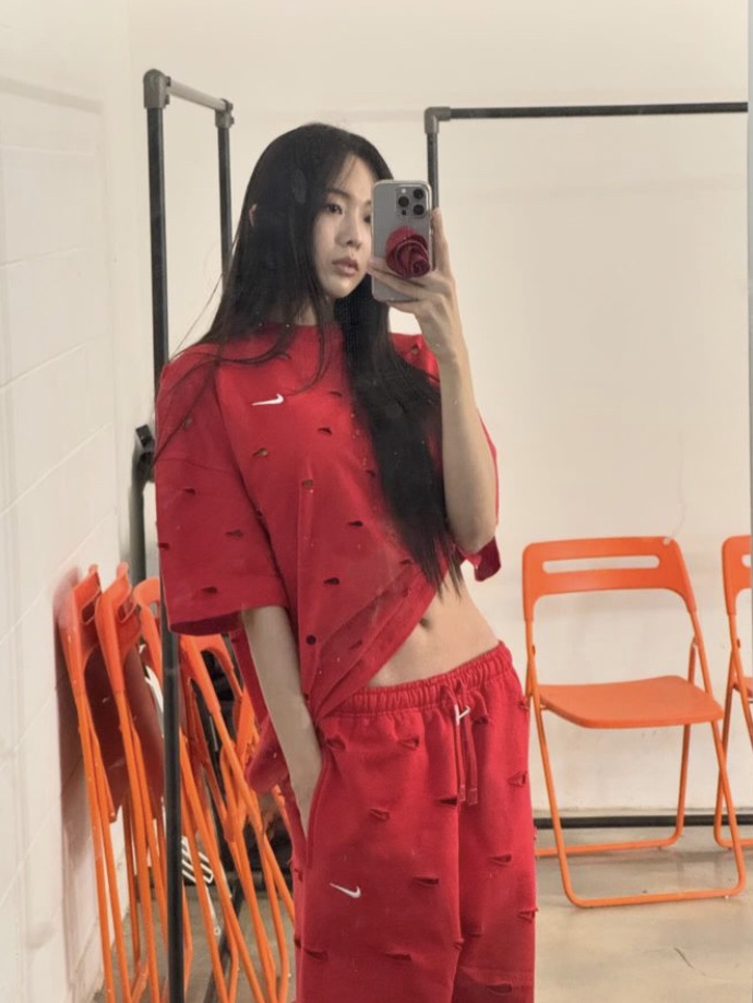 레드새록🍎🌹 | KREAM