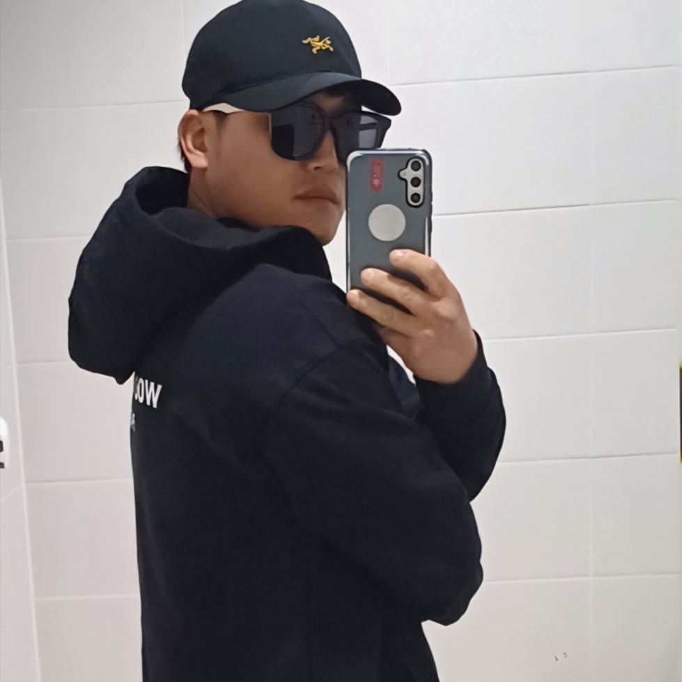 불멸의별 (@vict0ria) 님의 게시물 | KREAM