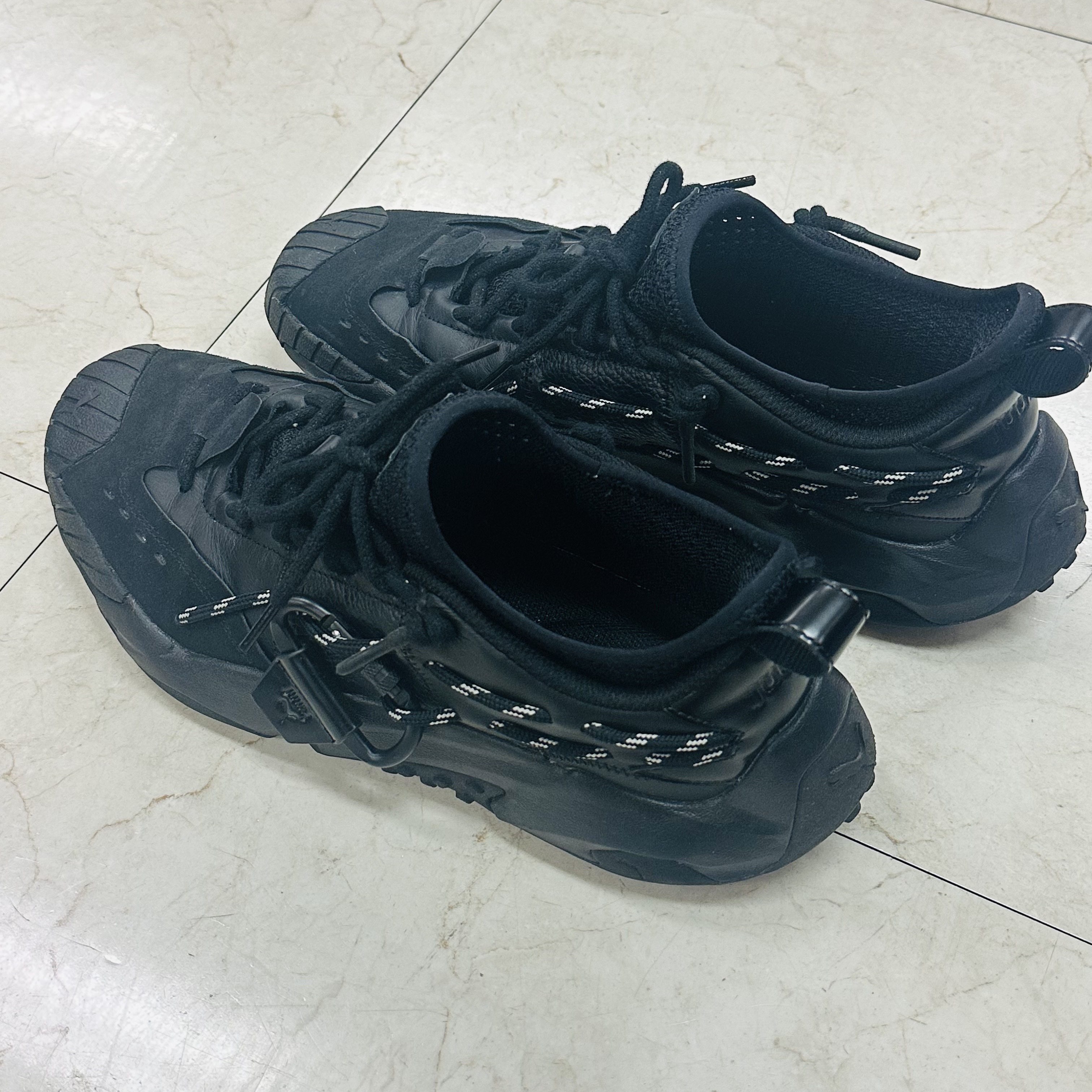 jinee (@jaygwon) 님의 게시물 | KREAM