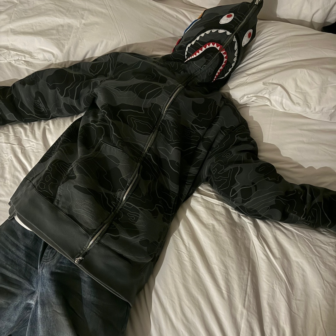 흑계는 없나여.. | KREAM