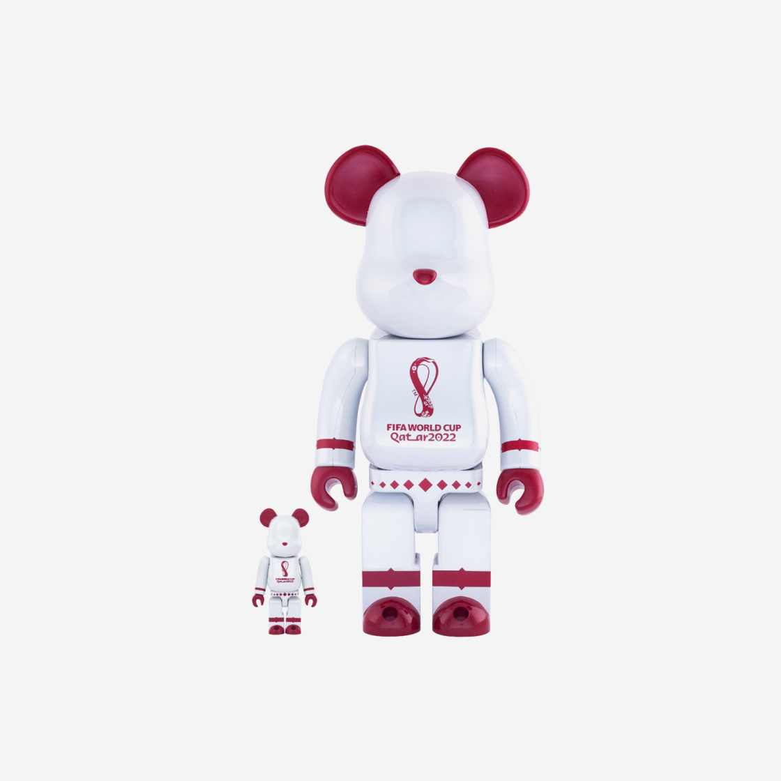 베어브릭 FIFA 카타르 월드컵 2022 화이트 크롬 버전 100％ & 400％ 세트 | Bearbrick | KREAM